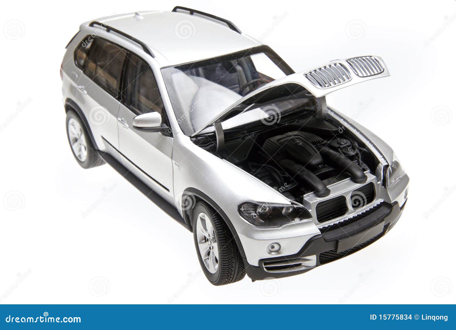 Capo de BMW X5 abierto foto de archivo. Imagen de fondo - 15775834