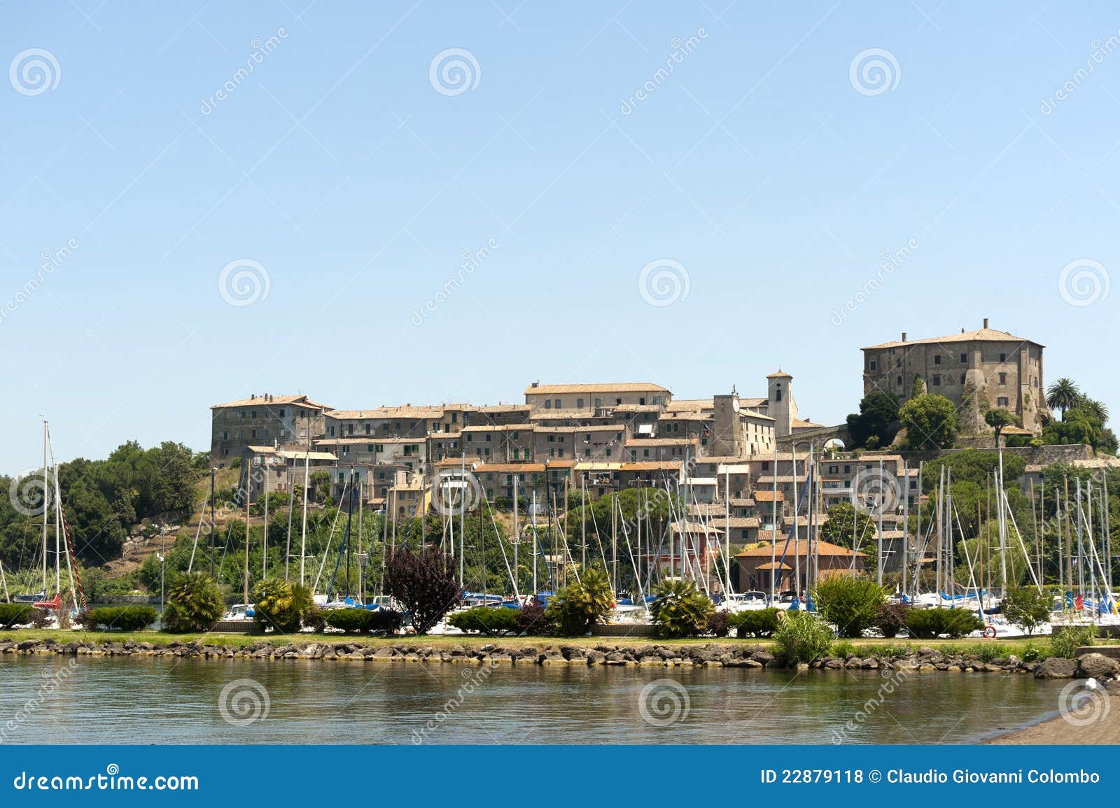 Capodimonte (lac Bolsena) photo stock. Image du panorama - 22879118