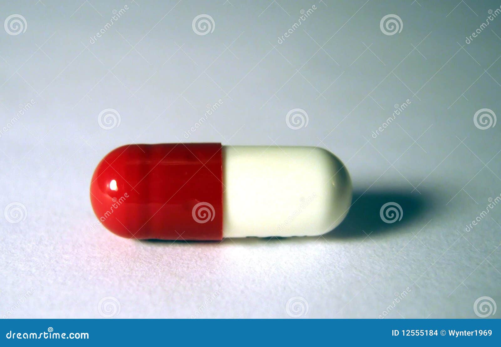 Capsula fotografia stock. Immagine di ansia, ritiro, aggiunta - 12555184