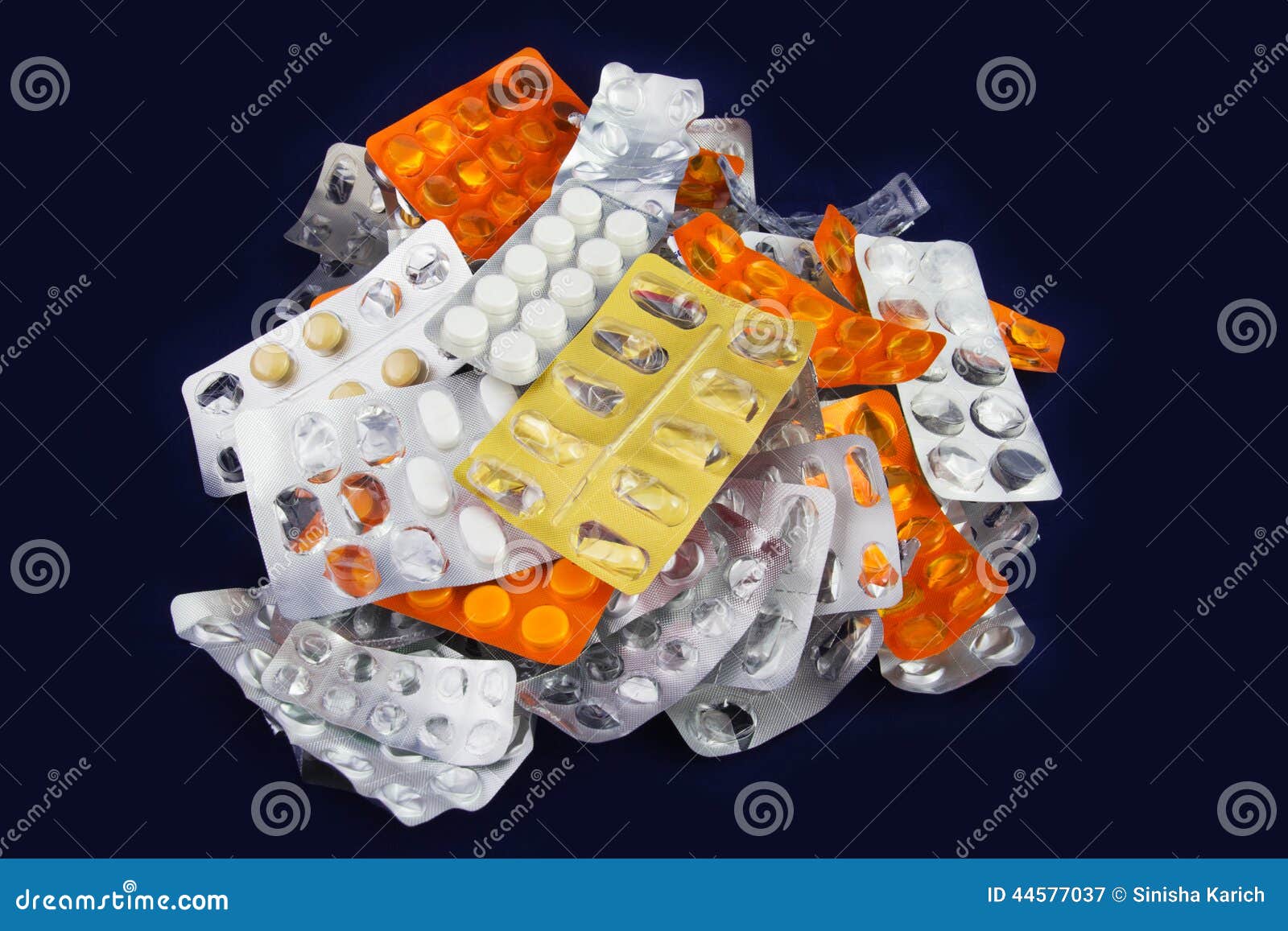 Capsule e compresse immagine stock. Immagine di antideprimente - 44577037