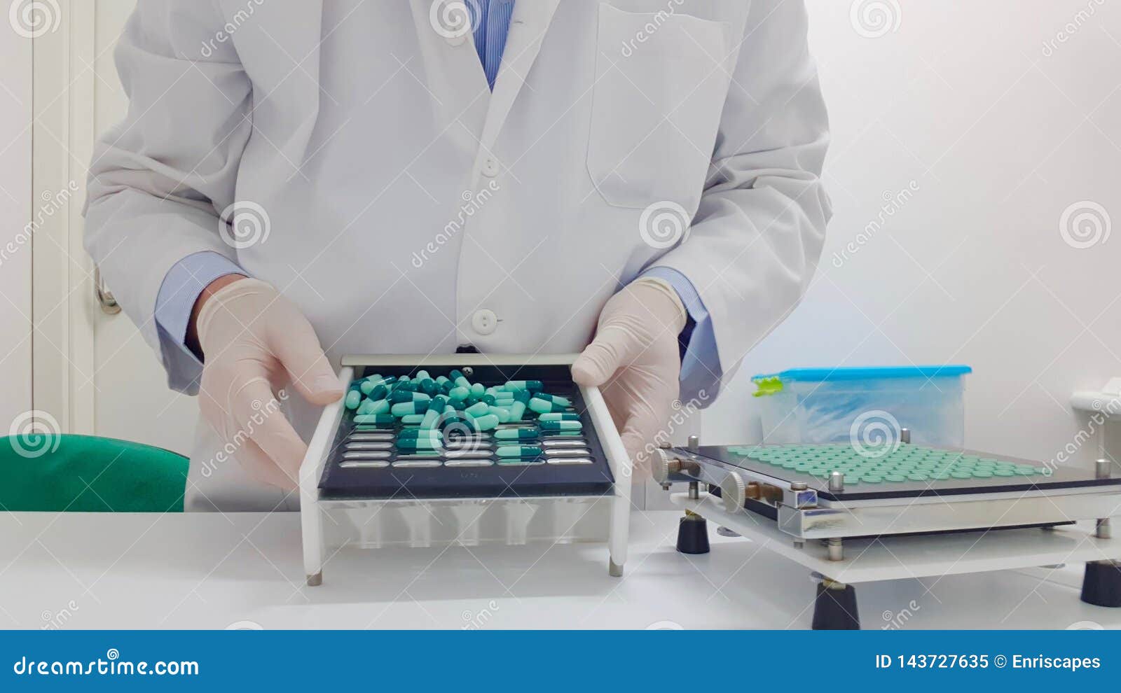 Capsule making machine stock image. Image of vitamin - 143727635