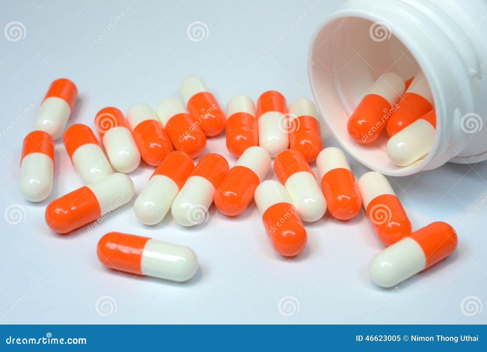 Capsules Isolated on White Background Stock Image - Image of capsule ...