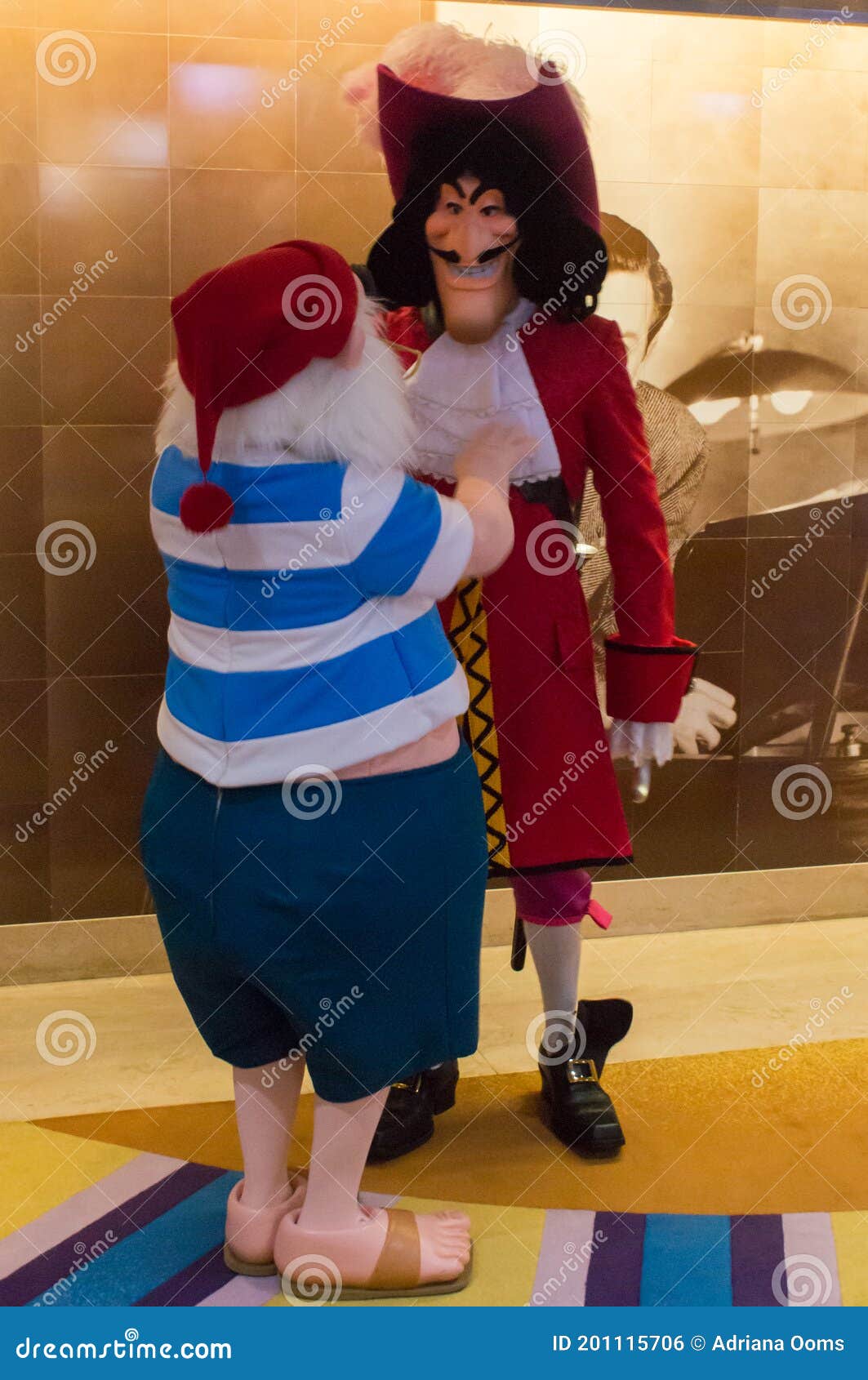 Captain hook and smee editorial photo. Image of character - 201115706