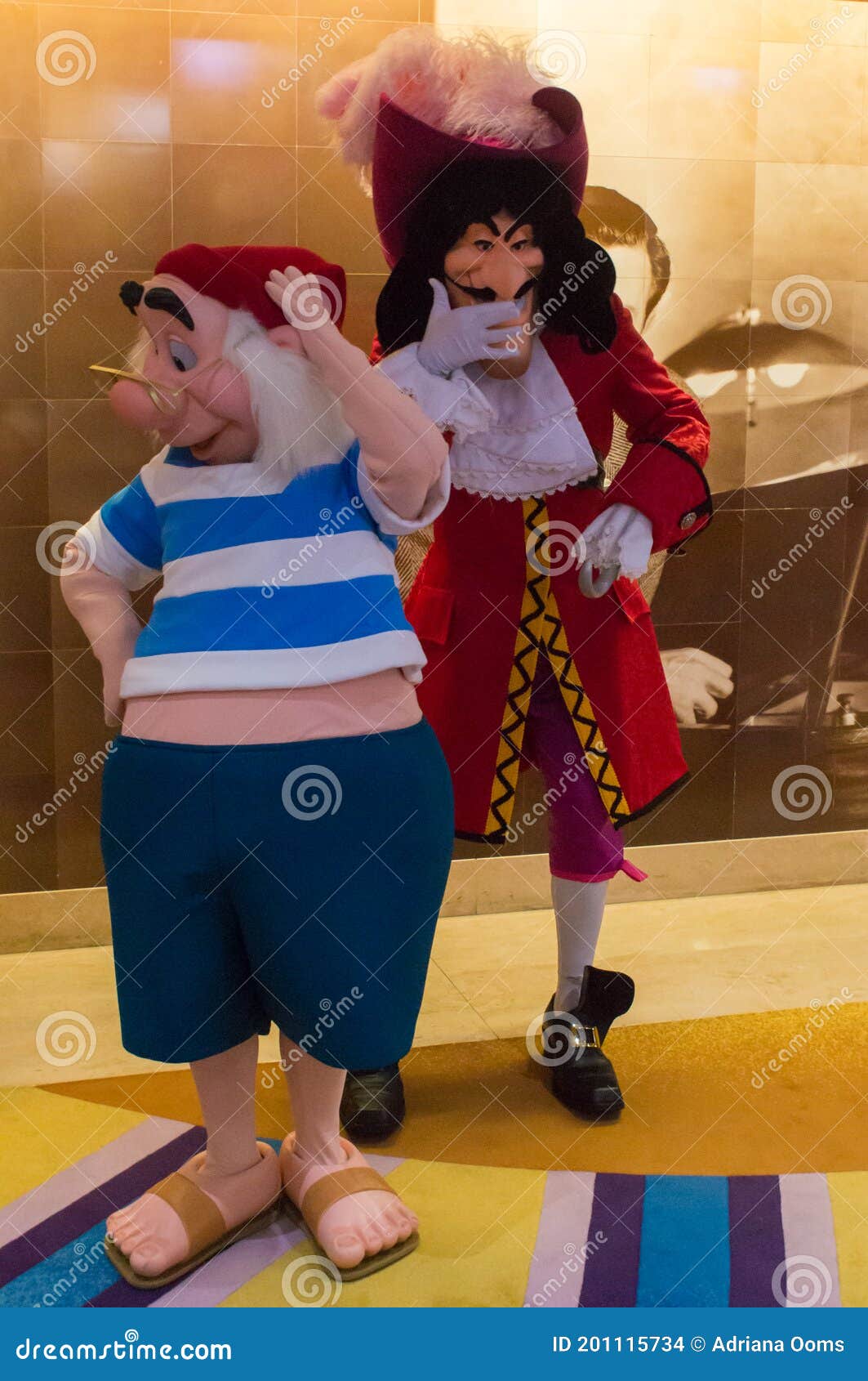 Captain hook and smee editorial stock image. Image of chuckle - 201115734