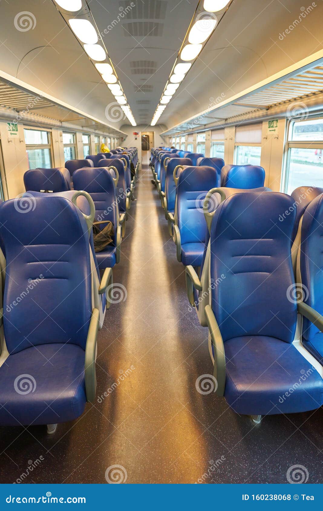 Captura Interior De Un Tren Foto de archivo editorial - Imagen de ...