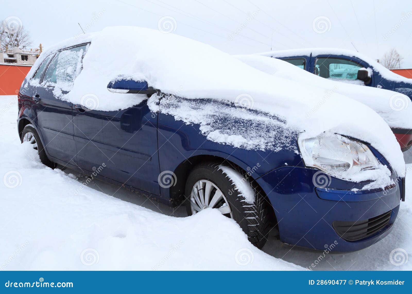 Car covered by heavy snow stock image. Image of person - 28690477