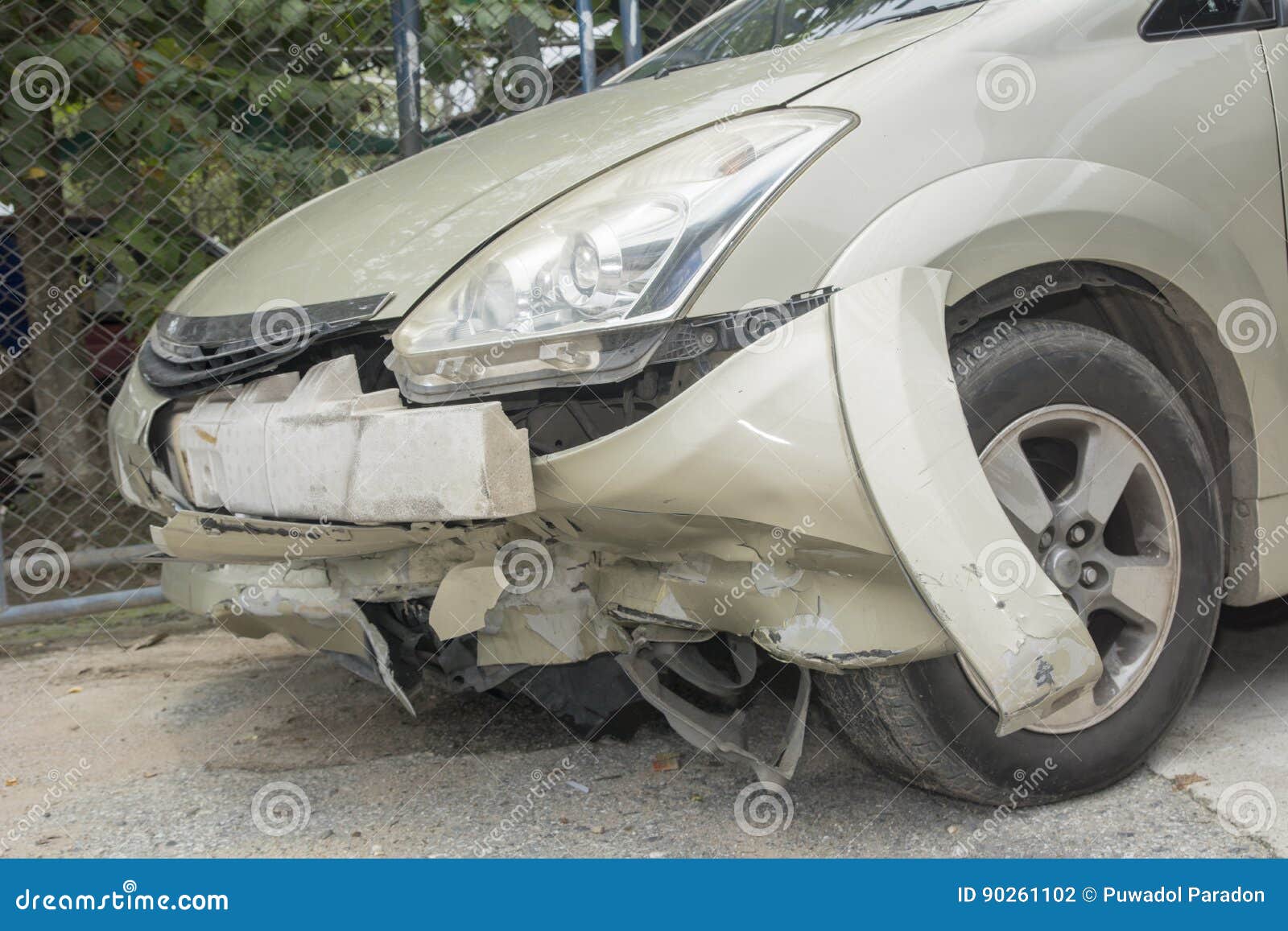 Car Crash Under of Front Side Stock Photo - Image of body, metal: 90261102