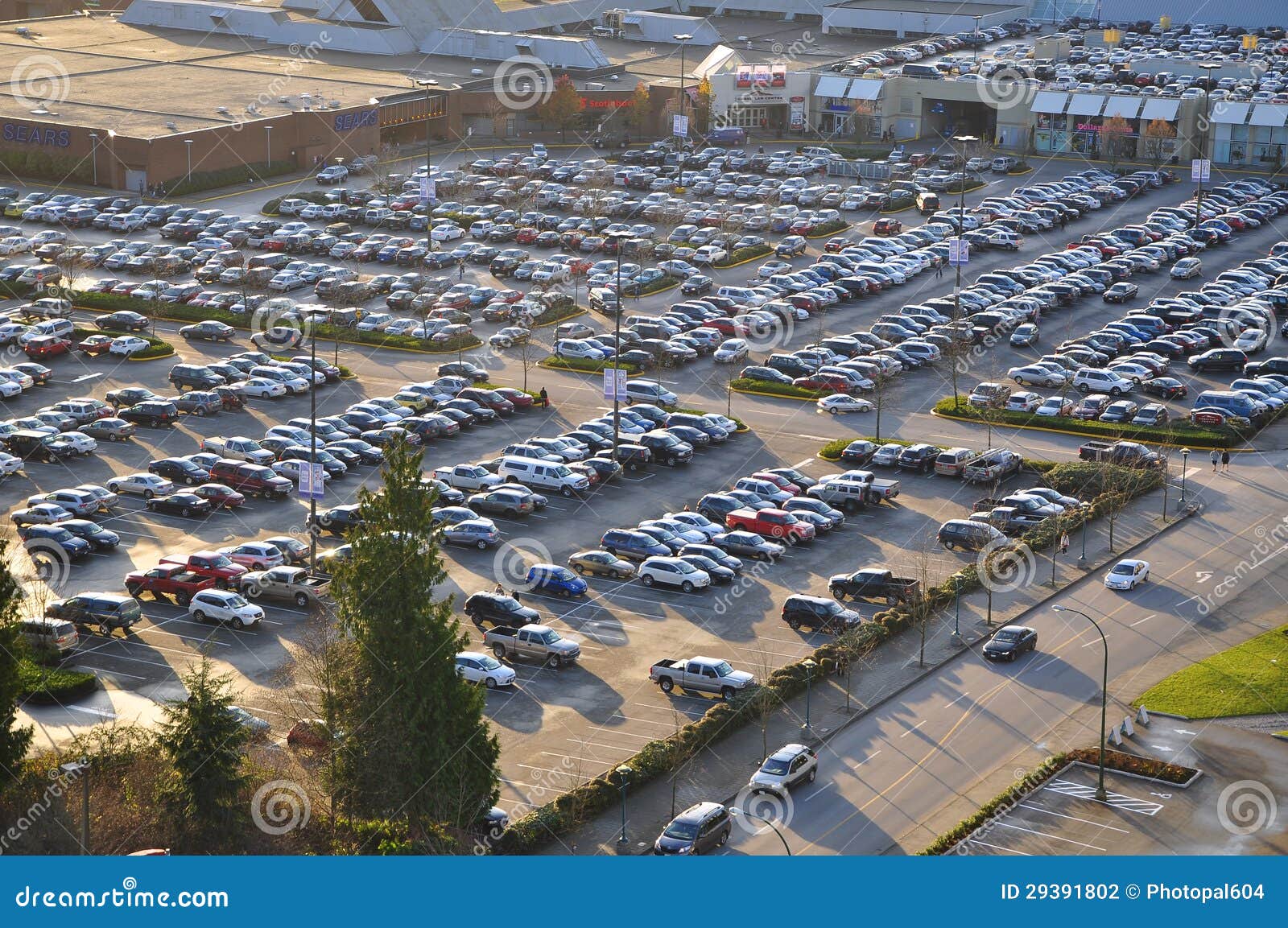 Car crowded parking place editorial photography. Image of center - 29391802