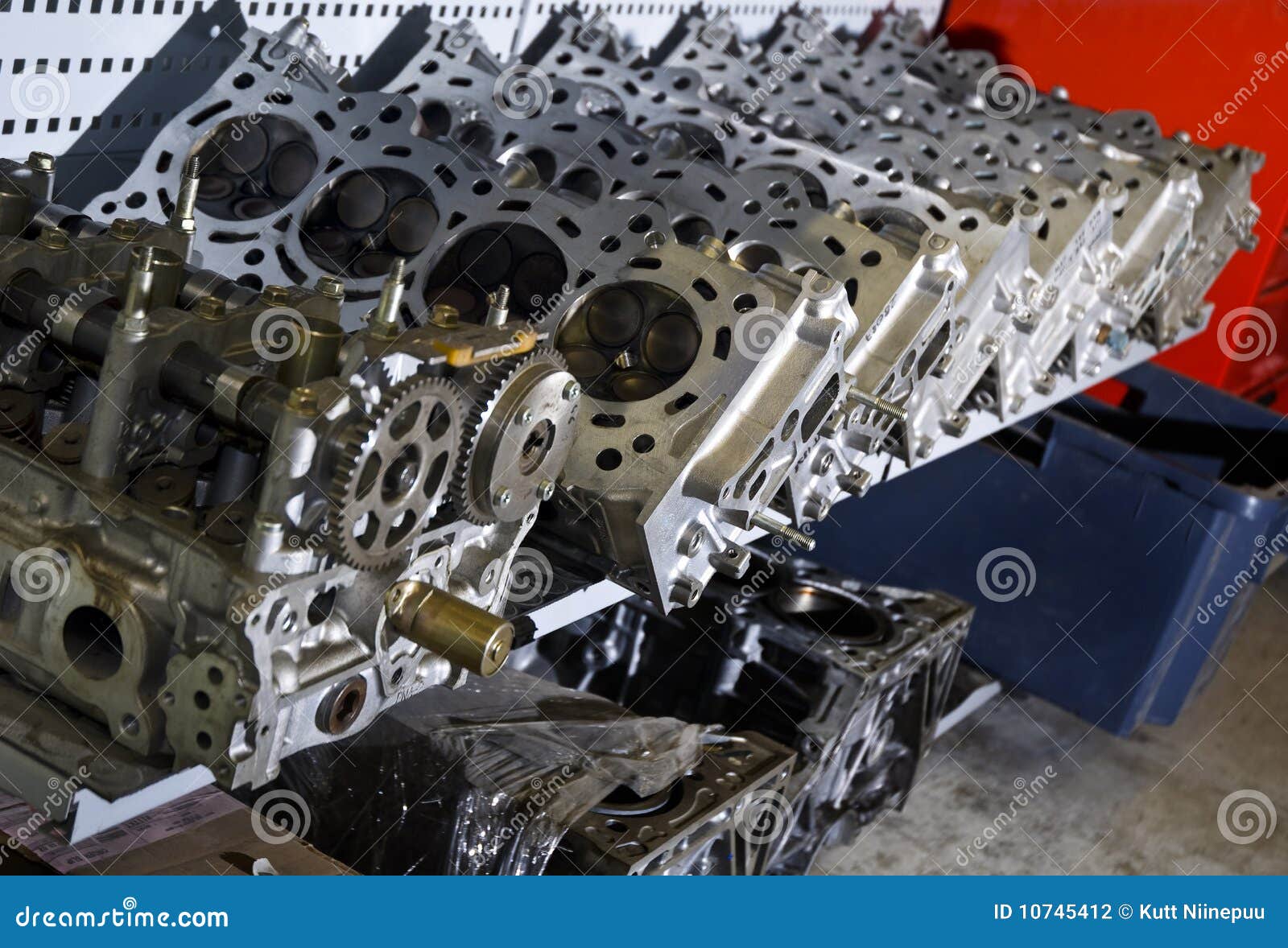 Car cylinder heads stock photo. Image of chamber, line - 10745412