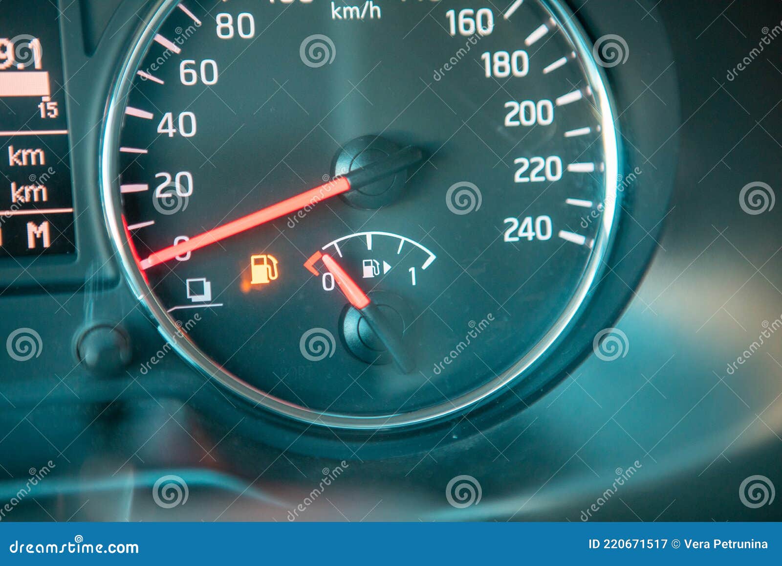Car Dashboard Close Up Low Fuel Warning Stock Image - Image of warning ...
