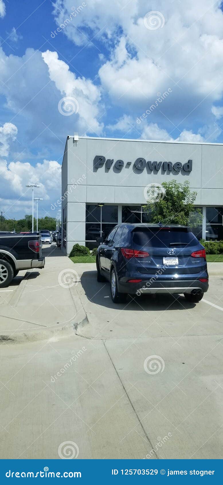 Car Dealership Access Point Editorial Stock Image - Image of outdoor ...