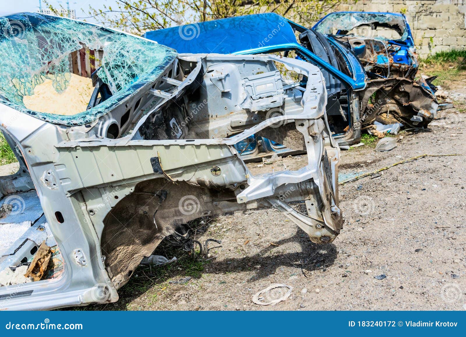 Car dump stock photo. Image of abandon, body, junk, landfill - 183240172