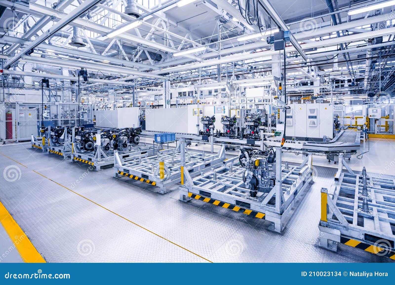 Car Engines at Conveyor Line Stock Photo - Image of plant, heavy: 210023134