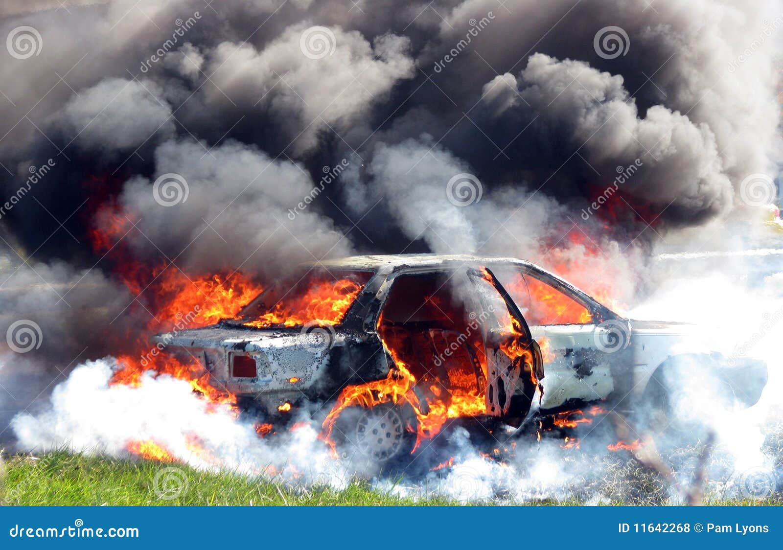 Car on Fire stock photo. Image of emergency, accident - 11642268