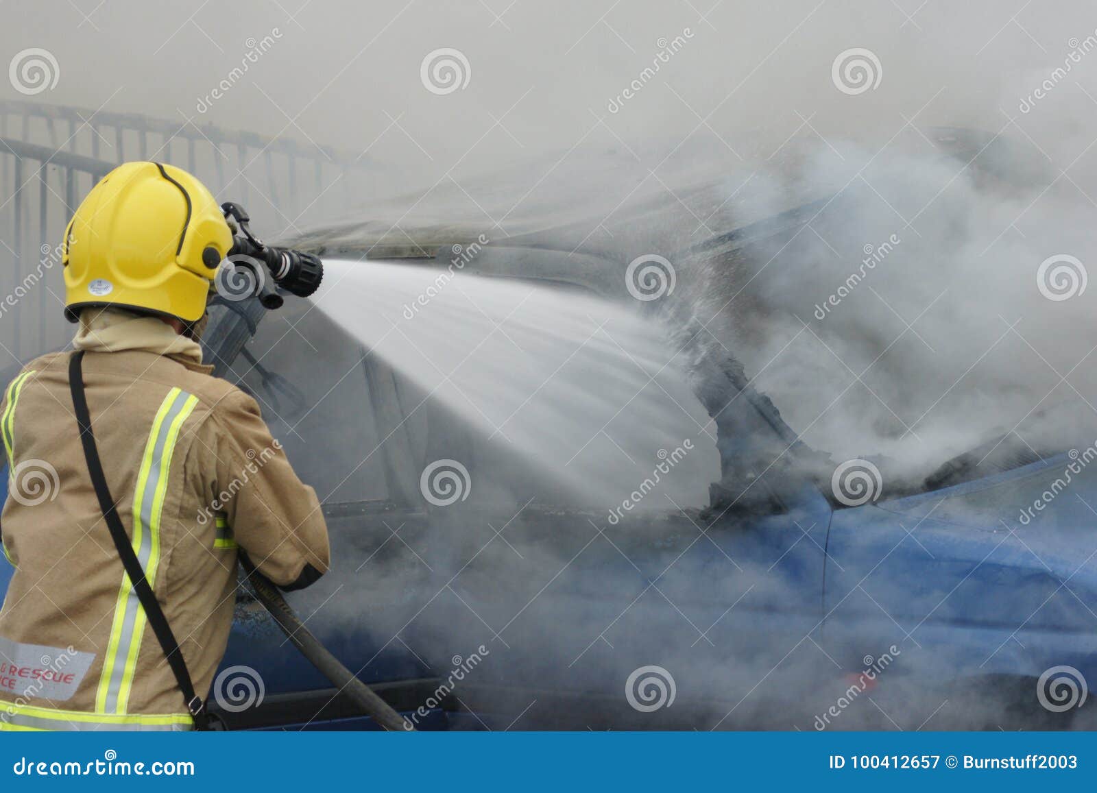 Car fire and explosion editorial photography. Image of heat - 100412657