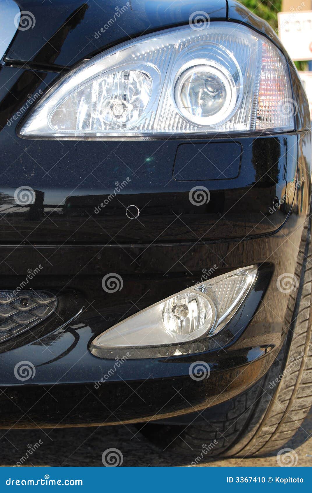 The Car Headlight Picture. Image: 3367410