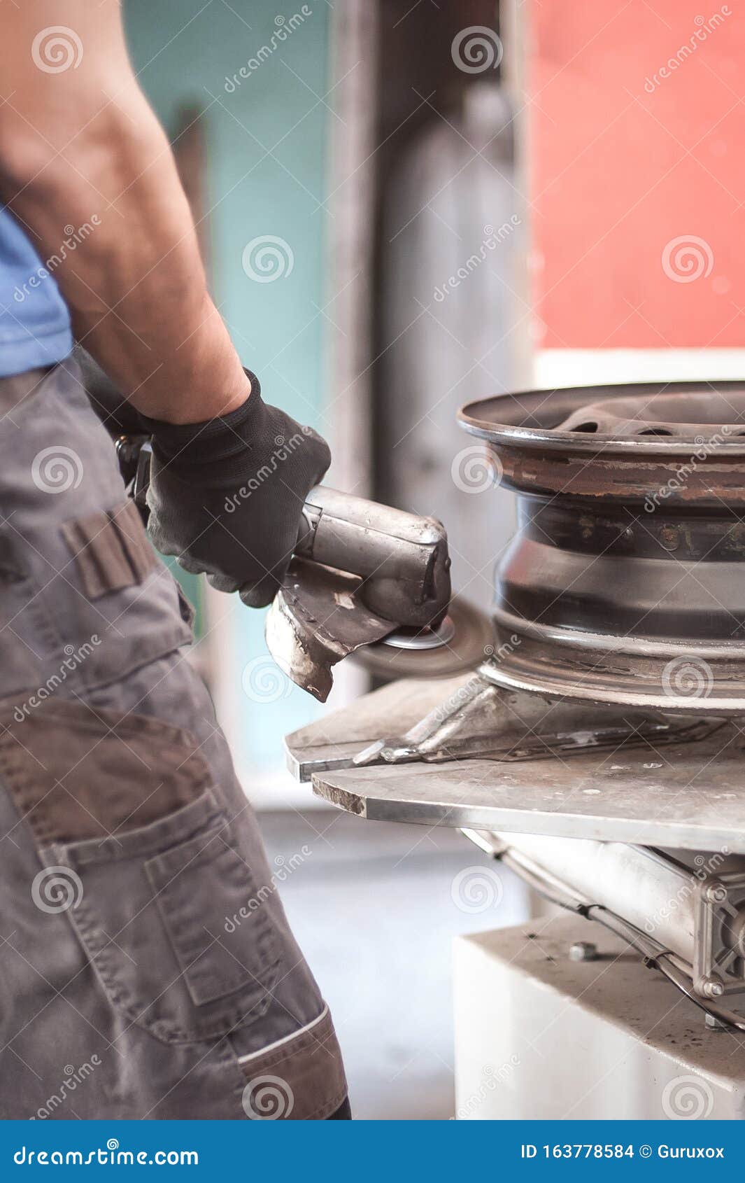 Auto Mechanic Vulcanizer Using Grinding Wheel in Auto Vulcanizing Service Stock Photo - Image of ...