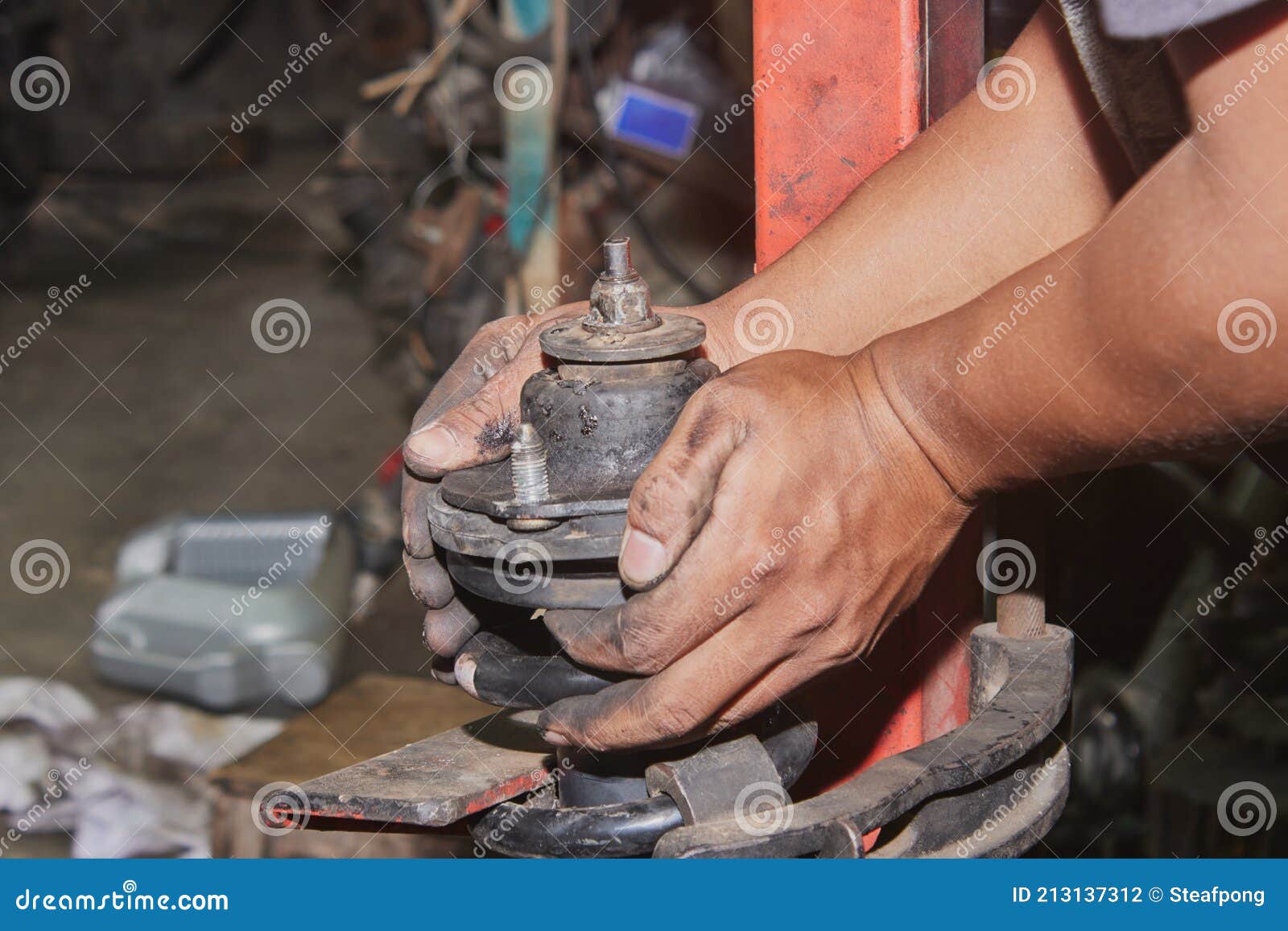 Car Mechanic Customize Shock Absorber by Spring Compressor Tool Stock ...