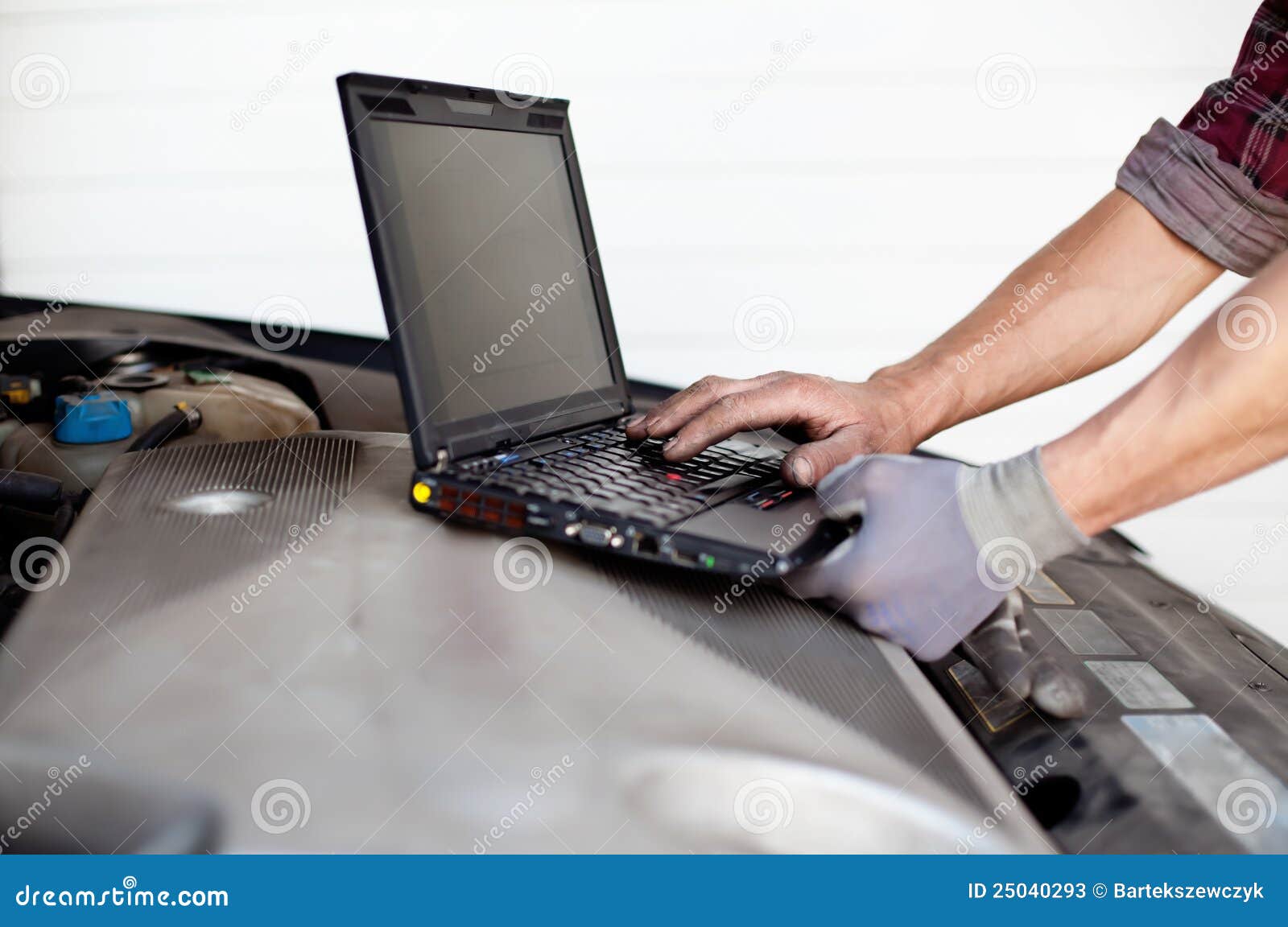 Car mechanic with laptop stock image. Image of tunning - 25040293