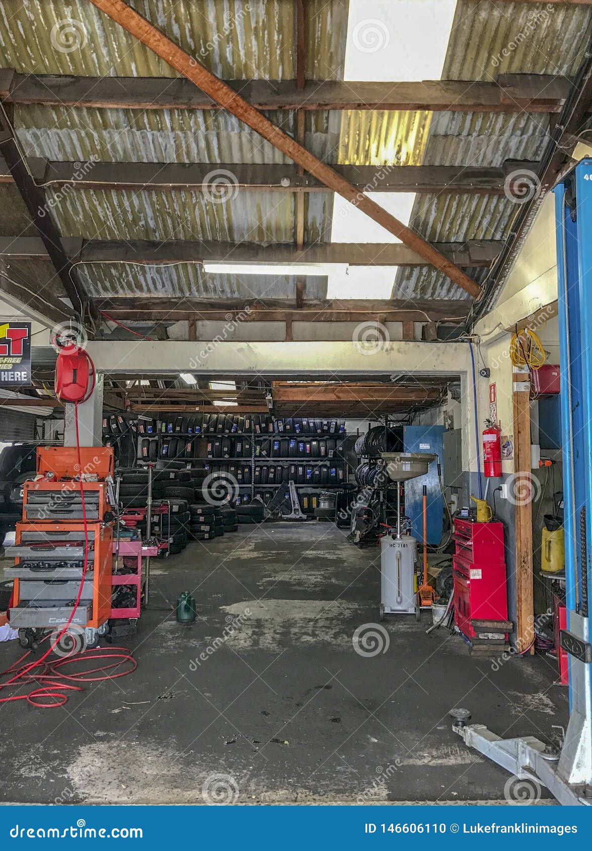 Car Mechanics Workshop Interior Editorial Image - Image of automobile ...