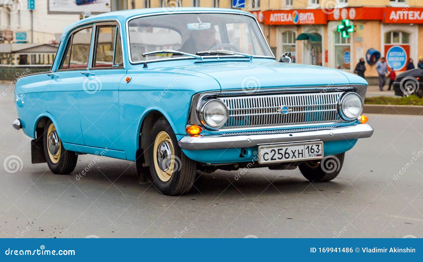 The car `the Moskvich 408` editorial photo. Image of retroparad - 169941486