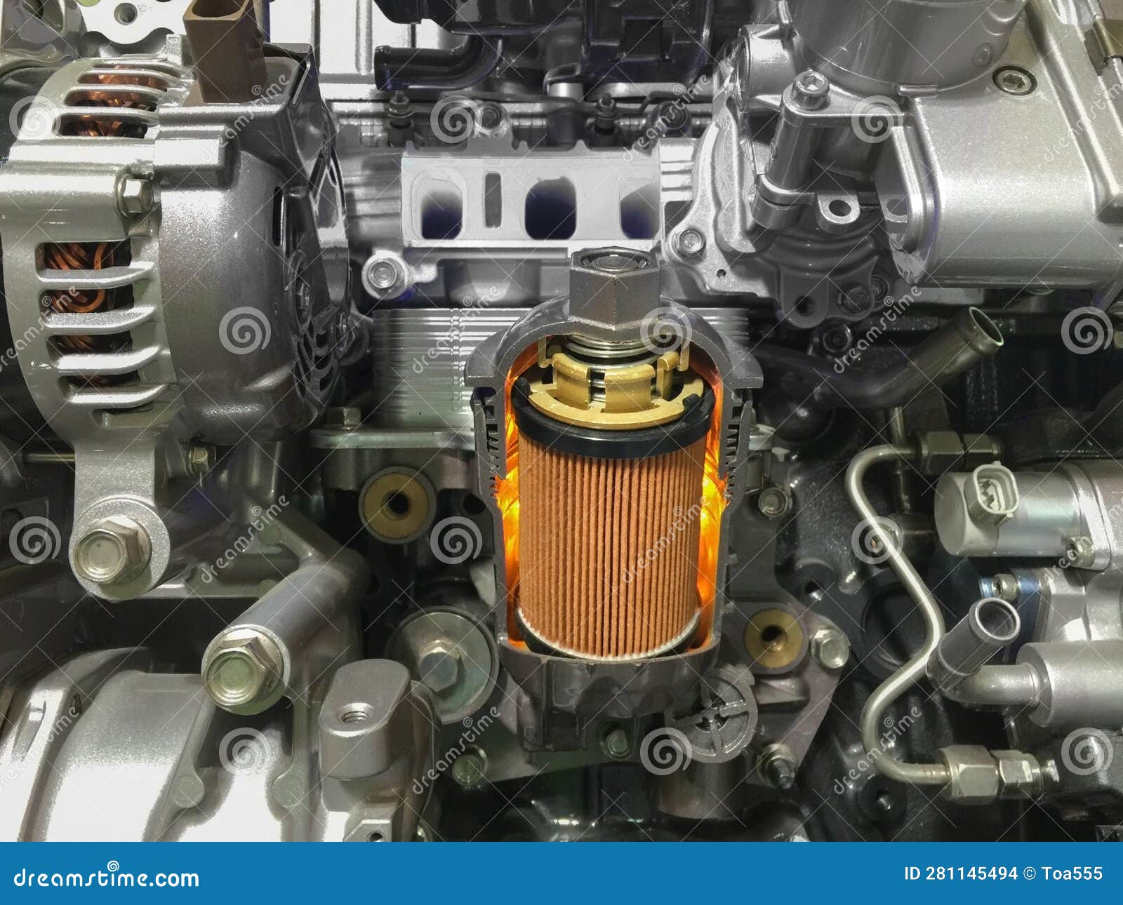 Car Oil Filter Keeps Inside Engine Clean and Remove Contaminants from ...