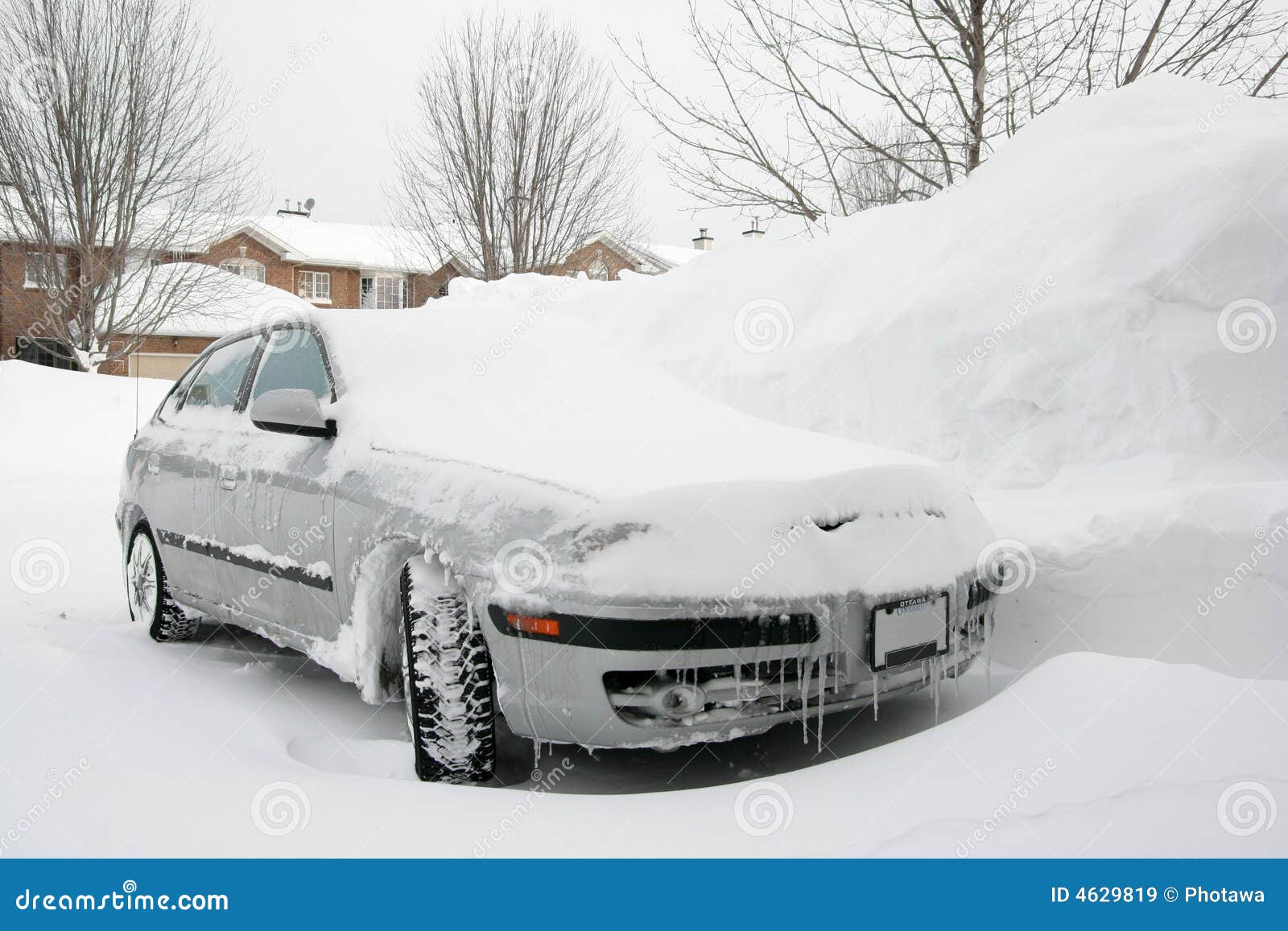 Car Parked in Snowy Driveway Stock Image - Image of ontario, suburbs ...
