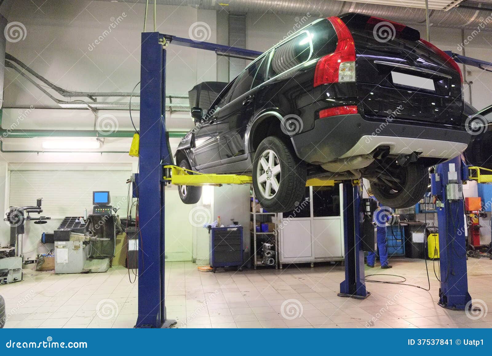 A car repair garage stock image. Image of remove, body - 37537841