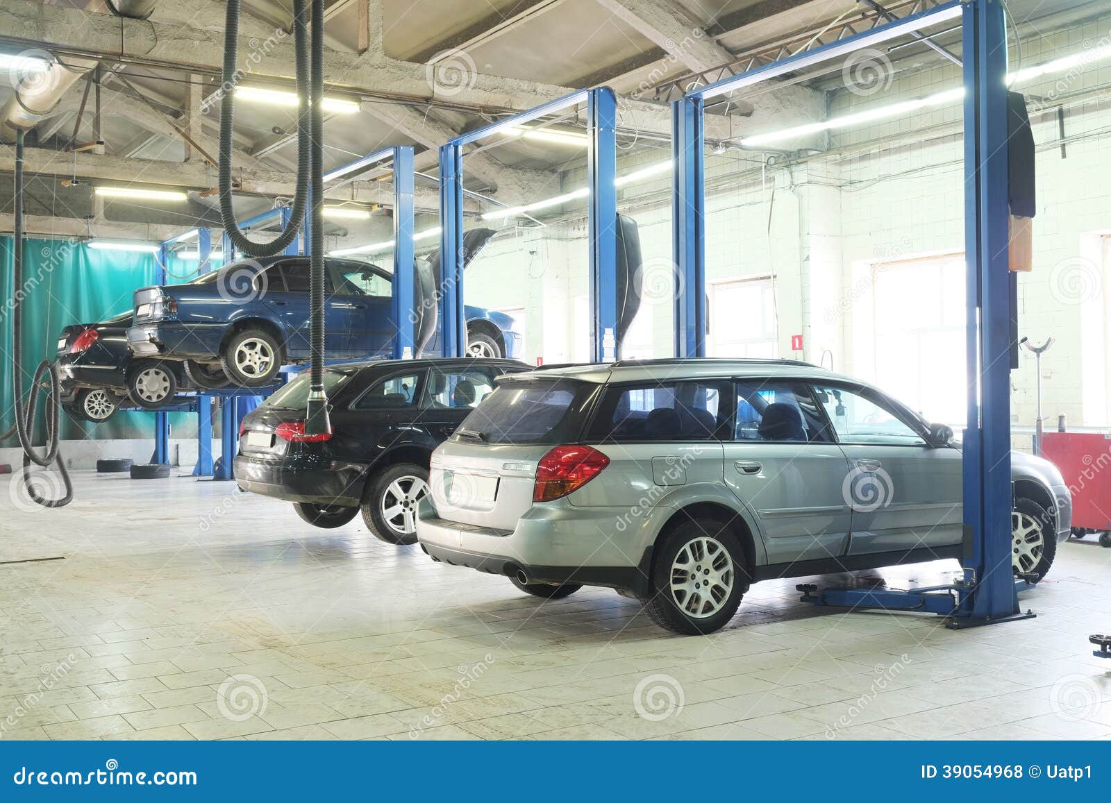 Car repair garage stock photo. Image of change, garage - 39054968