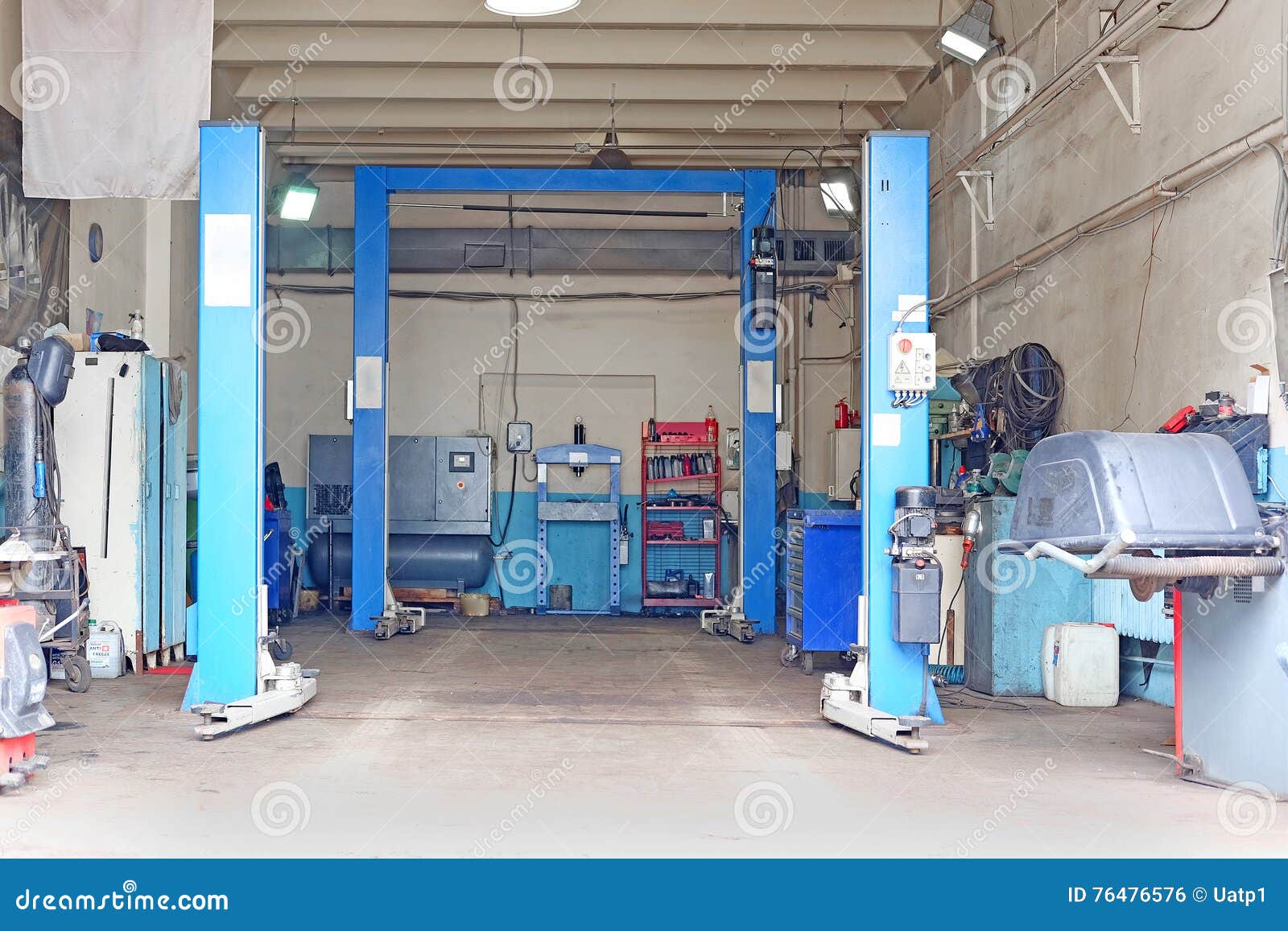 Car repair garage stock photo. Image of equipment, lift - 76476576