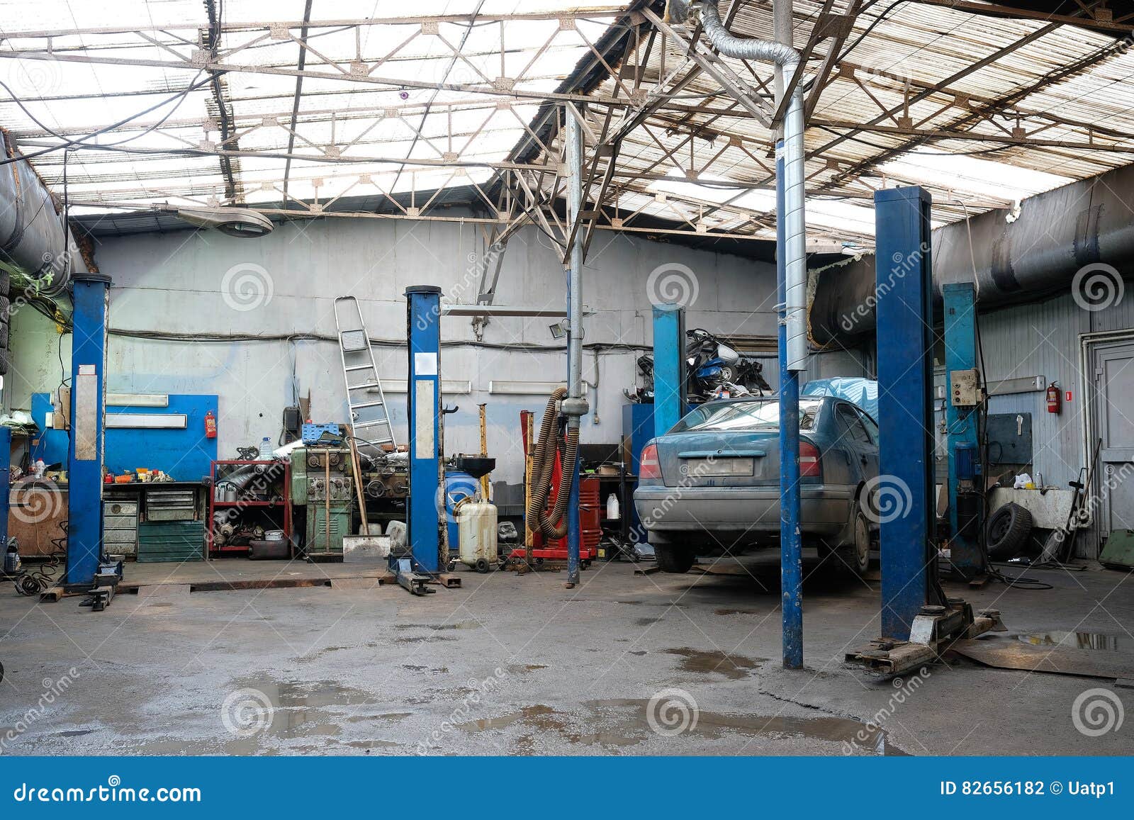 Car repair station stock photo. Image of service, interior - 82656182