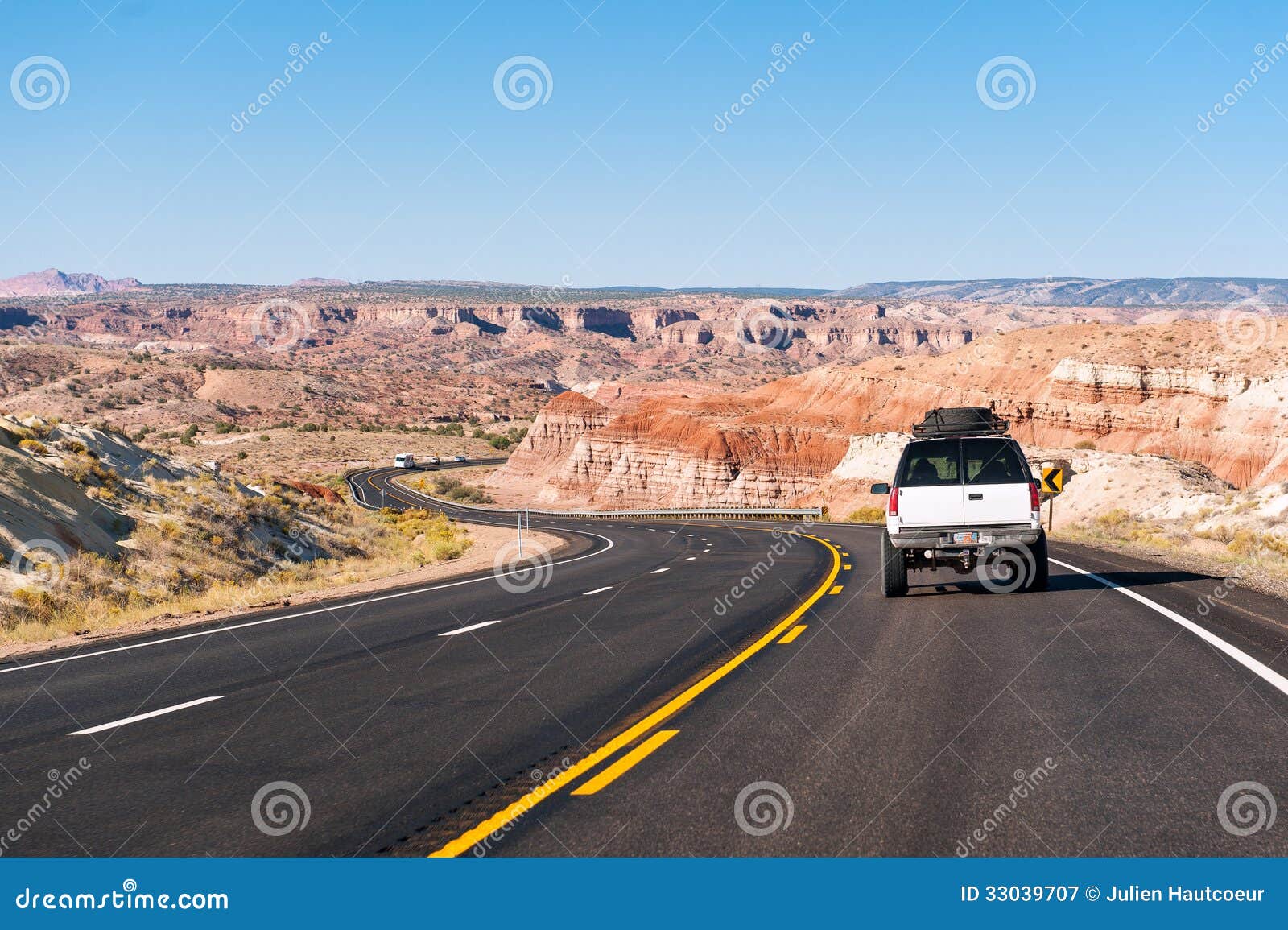 A Car on the Road in Arizona Stock Image - Image of valley, auto: 33039707
