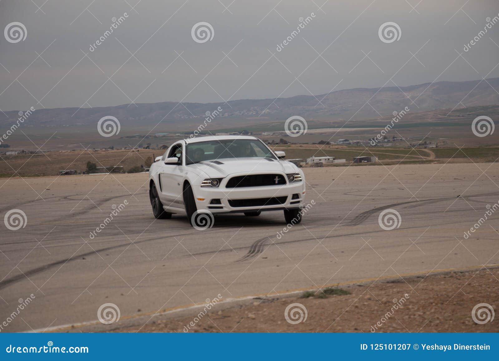 Car on the Roads of the Desert Editorial Photography - Image of power ...