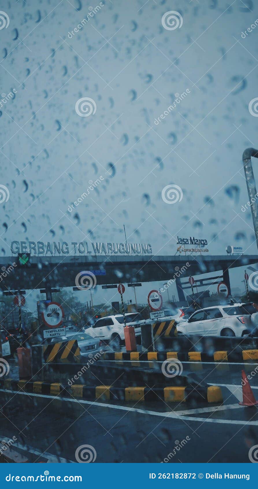 In the Car when it& X27;s Raining through the Freeway Editorial ...