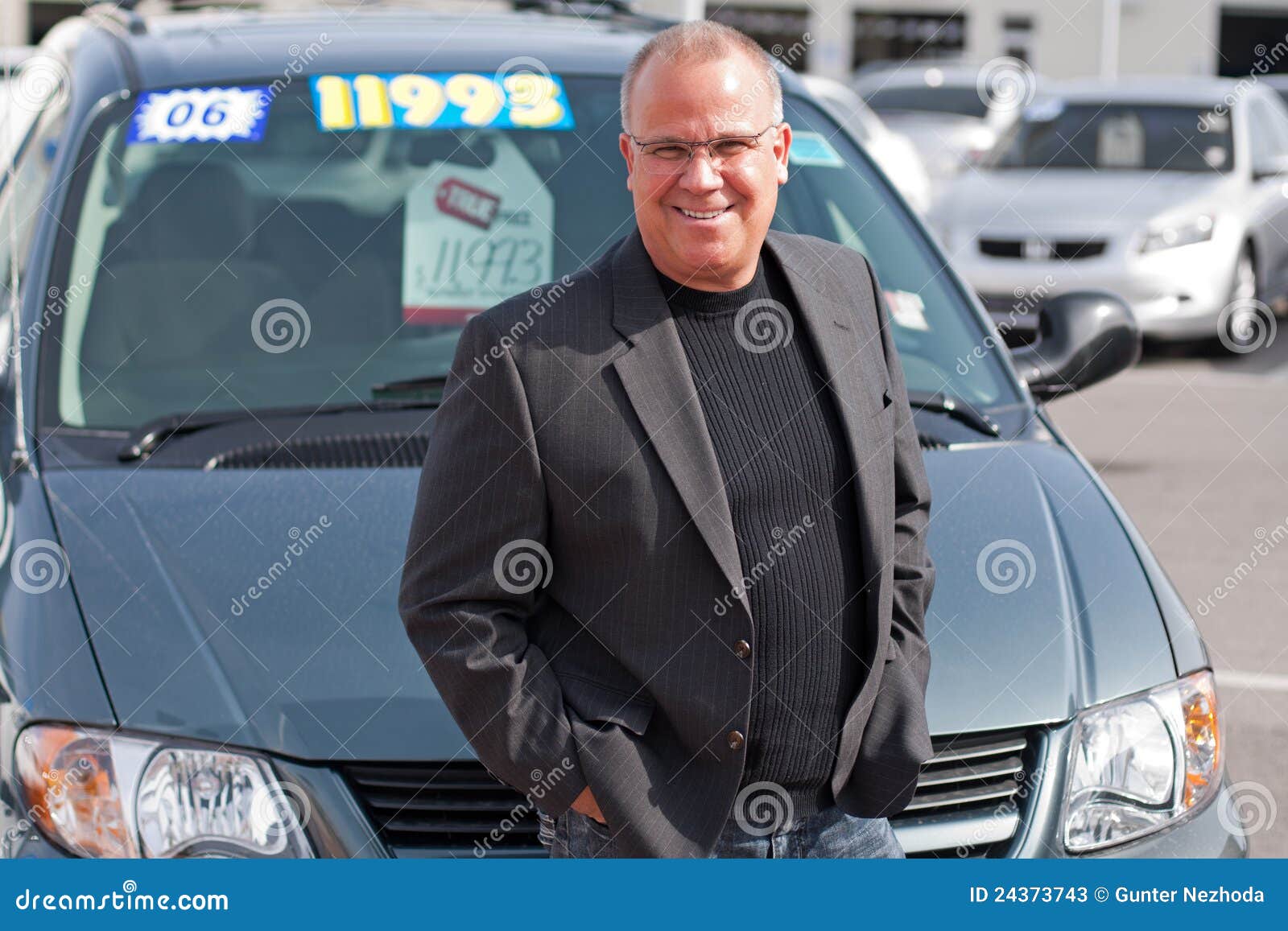 Car sales man stock image. Image of glasses, adult, rental - 24373743