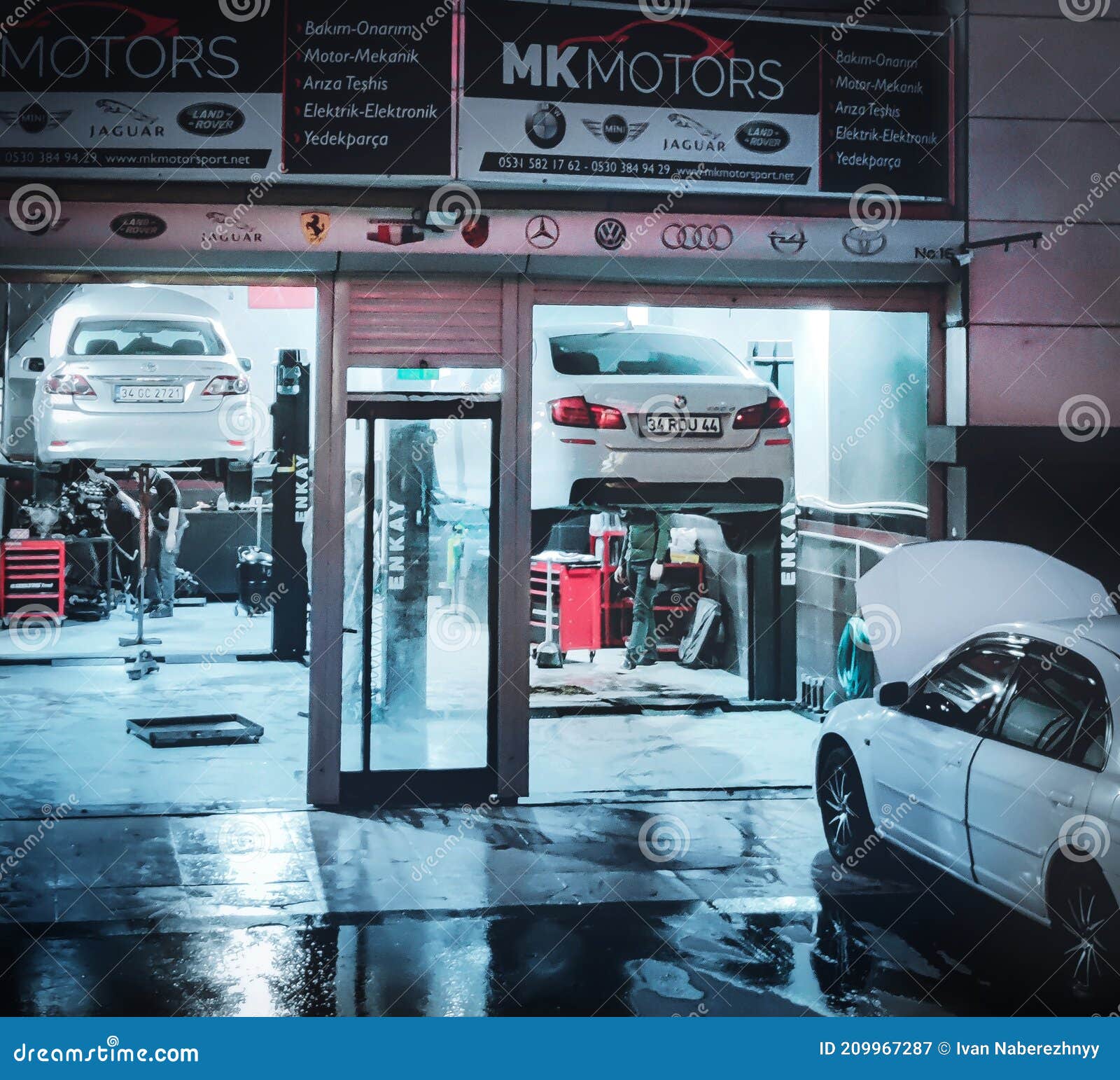 Car Service Workshop in Istanbul Editorial Photography - Image of ...