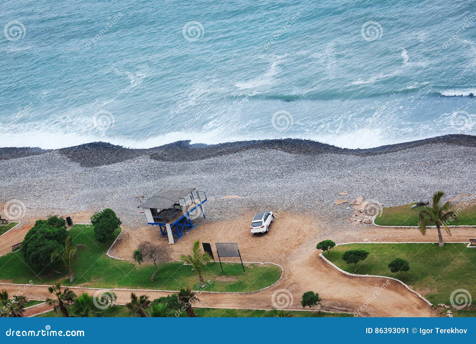 Car on the shore ocean stock image. Image of scene, beauty - 86393091