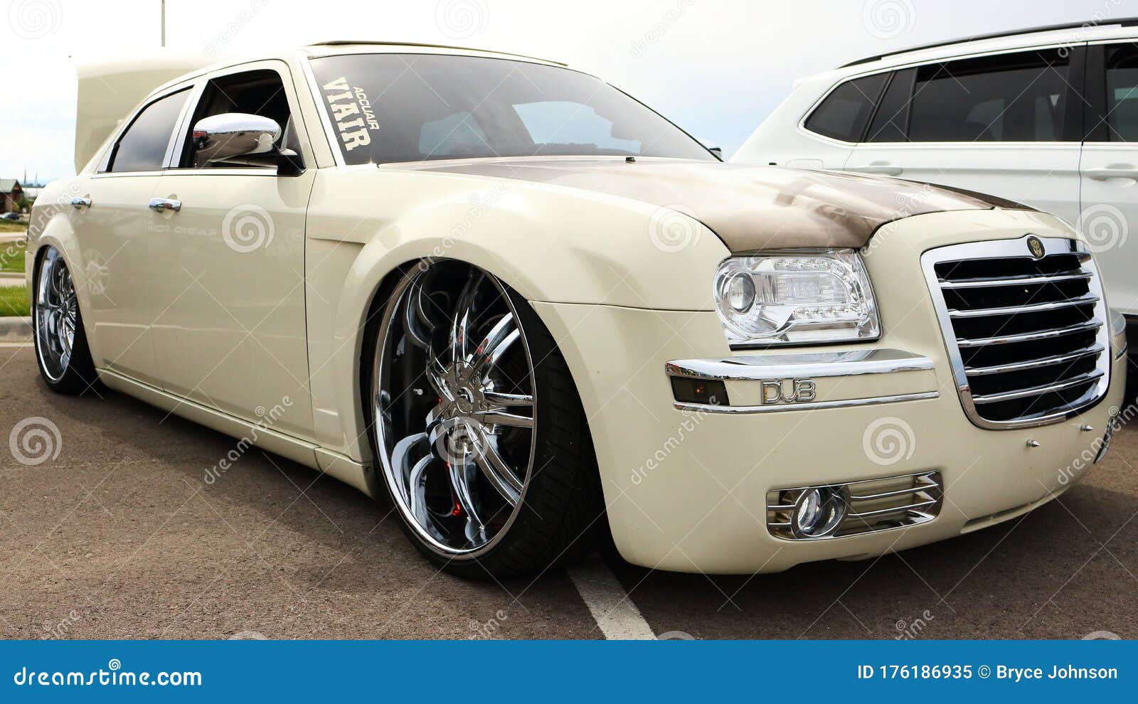 Car show 300 editorial image. Image of show, cream, dubs - 176186935