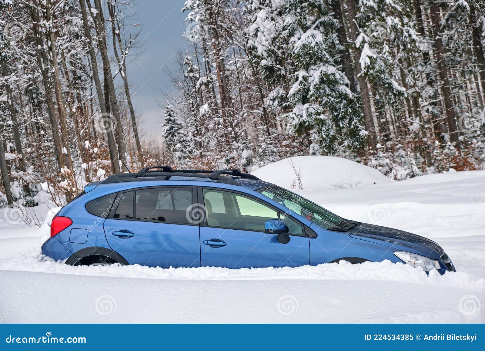Car Stuck in Deep Snow on Cold Winter Day Stock Image - Image of ...