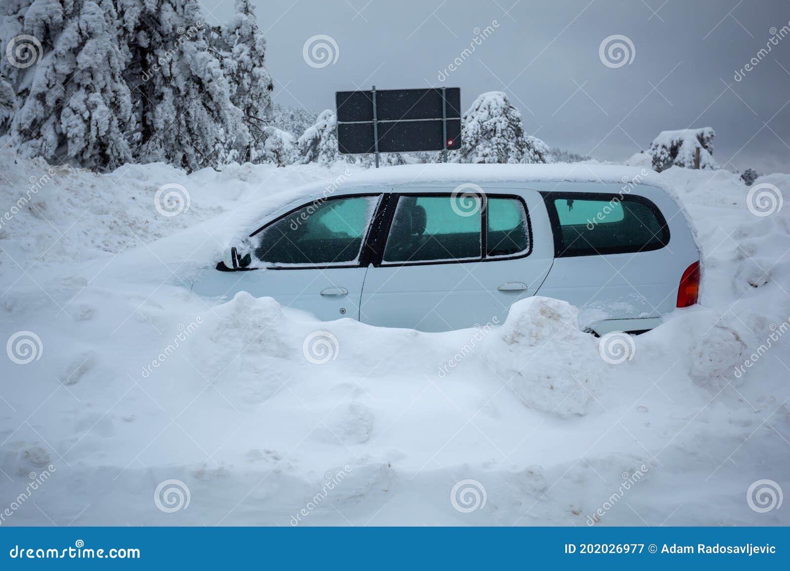 Car Stuck in Deep Snow on Mountain Road - Winter Traffic Problem Stock ...