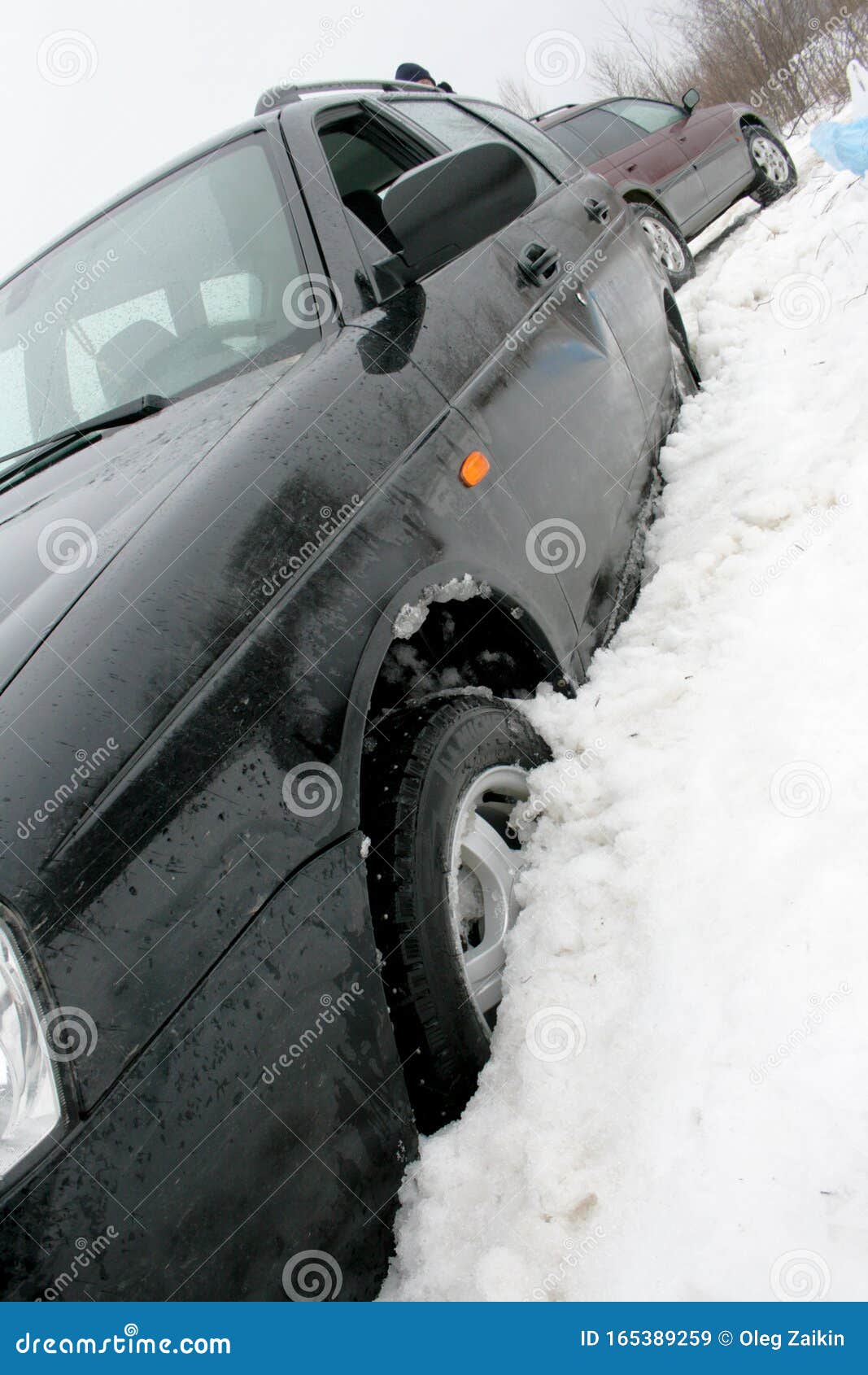 The Car is Stuck in the Snow Stock Image - Image of road, deep: 165389259