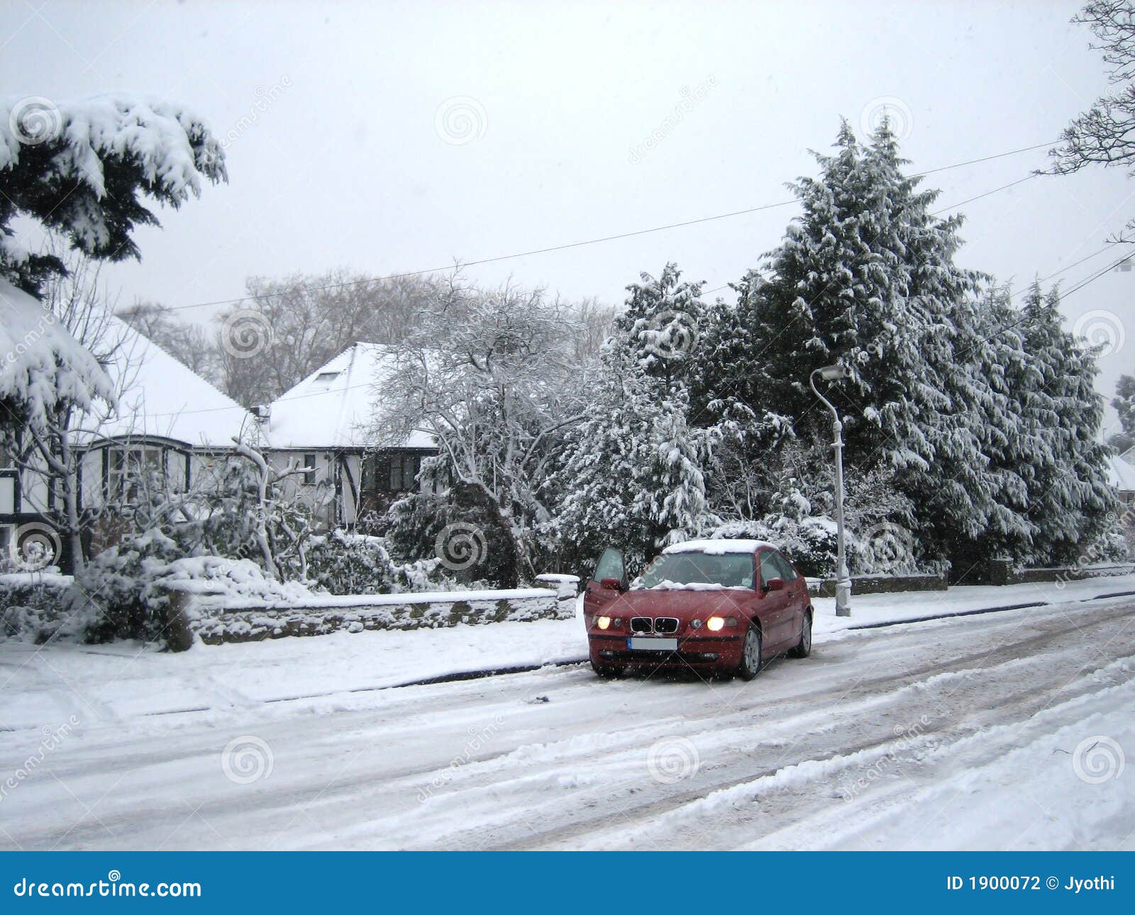 Car stuck in snow editorial photography. Image of snow - 1900072
