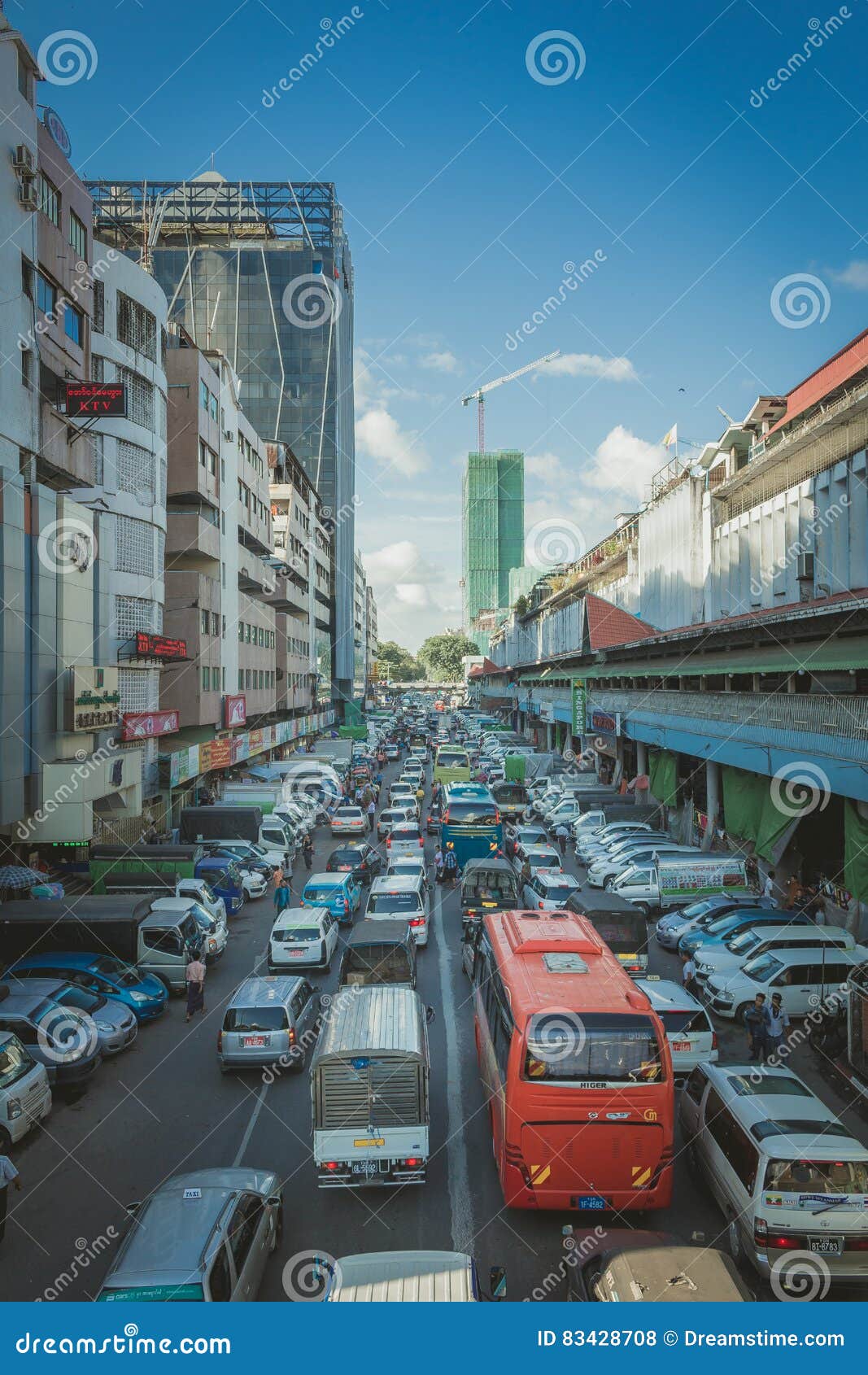 Car stuck in Yangon editorial stock photo. Image of cars - 83428708