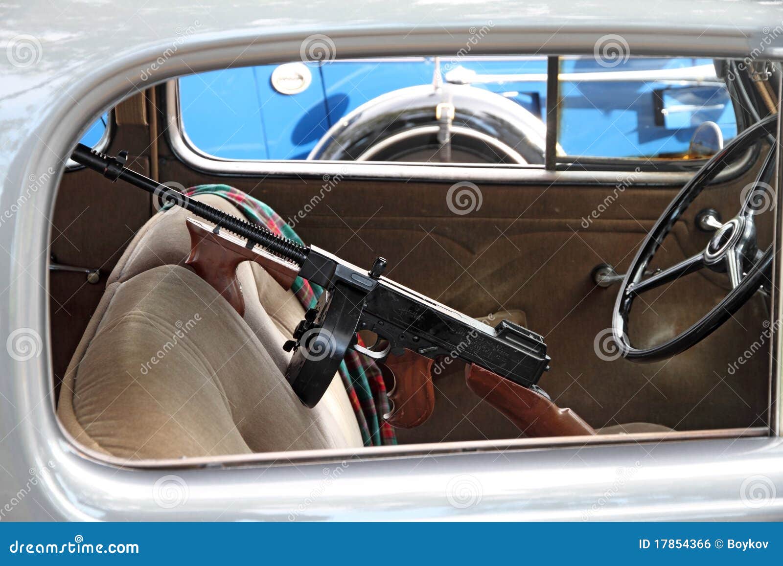 Car with a Thomson Machine Gun Editorial Photo - Image of detail, style ...