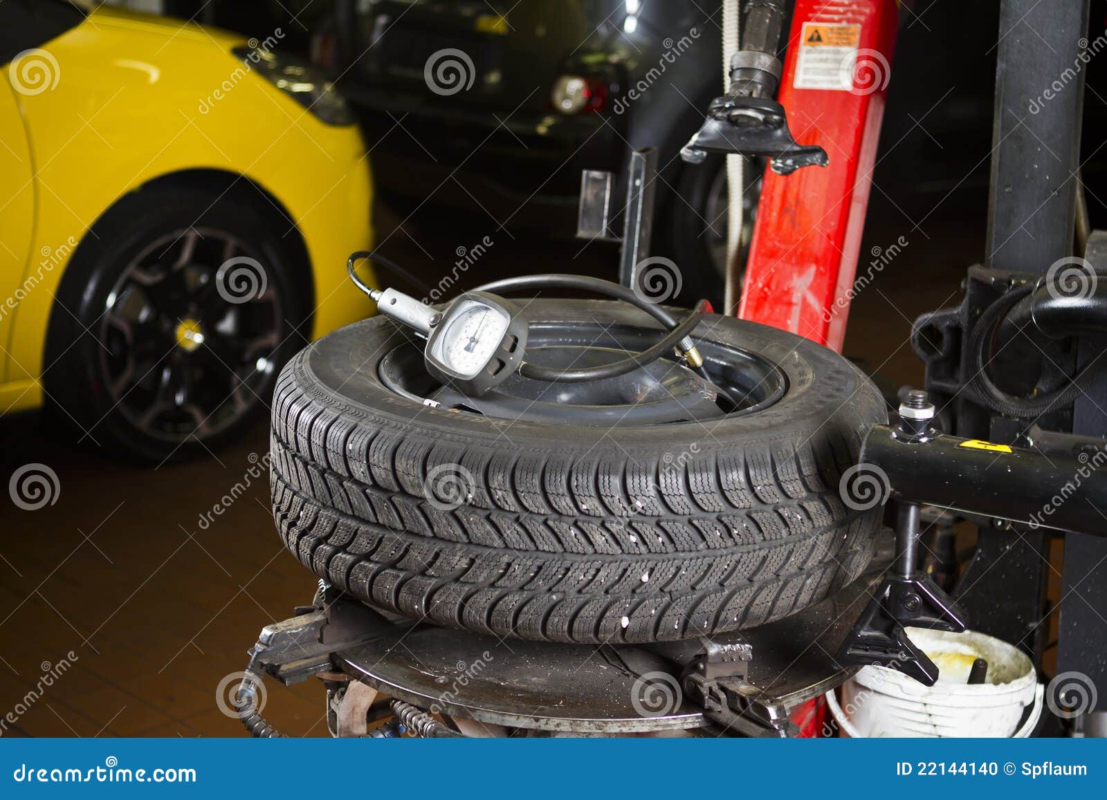 Car Tyre Pressure Safety Monitoring System For Run Flat Wheels ...