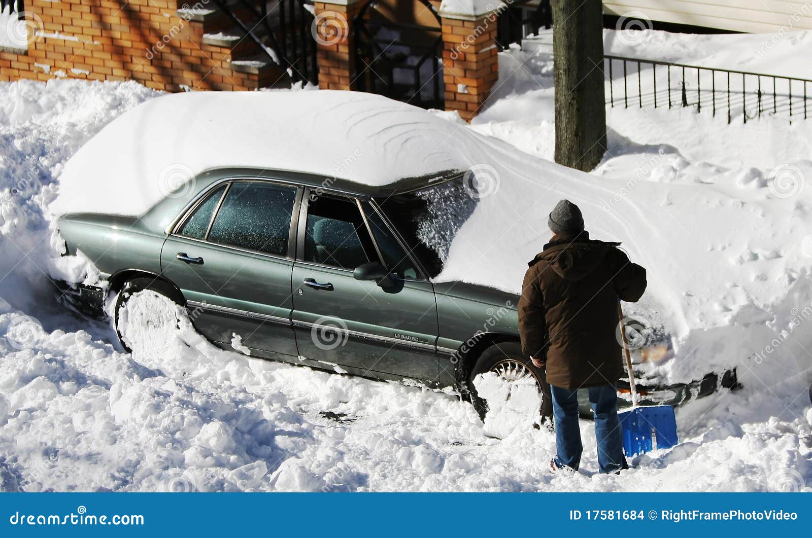Car under snow editorial stock image. Image of outside - 17581684