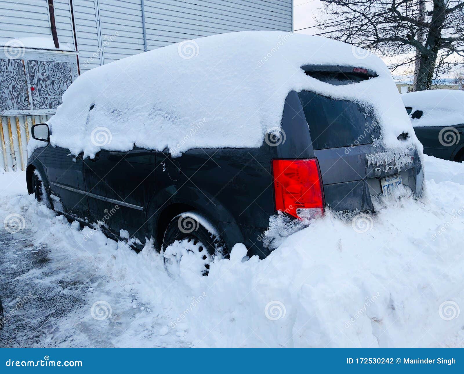 Car under snow. editorial photography. Image of blue - 172530242