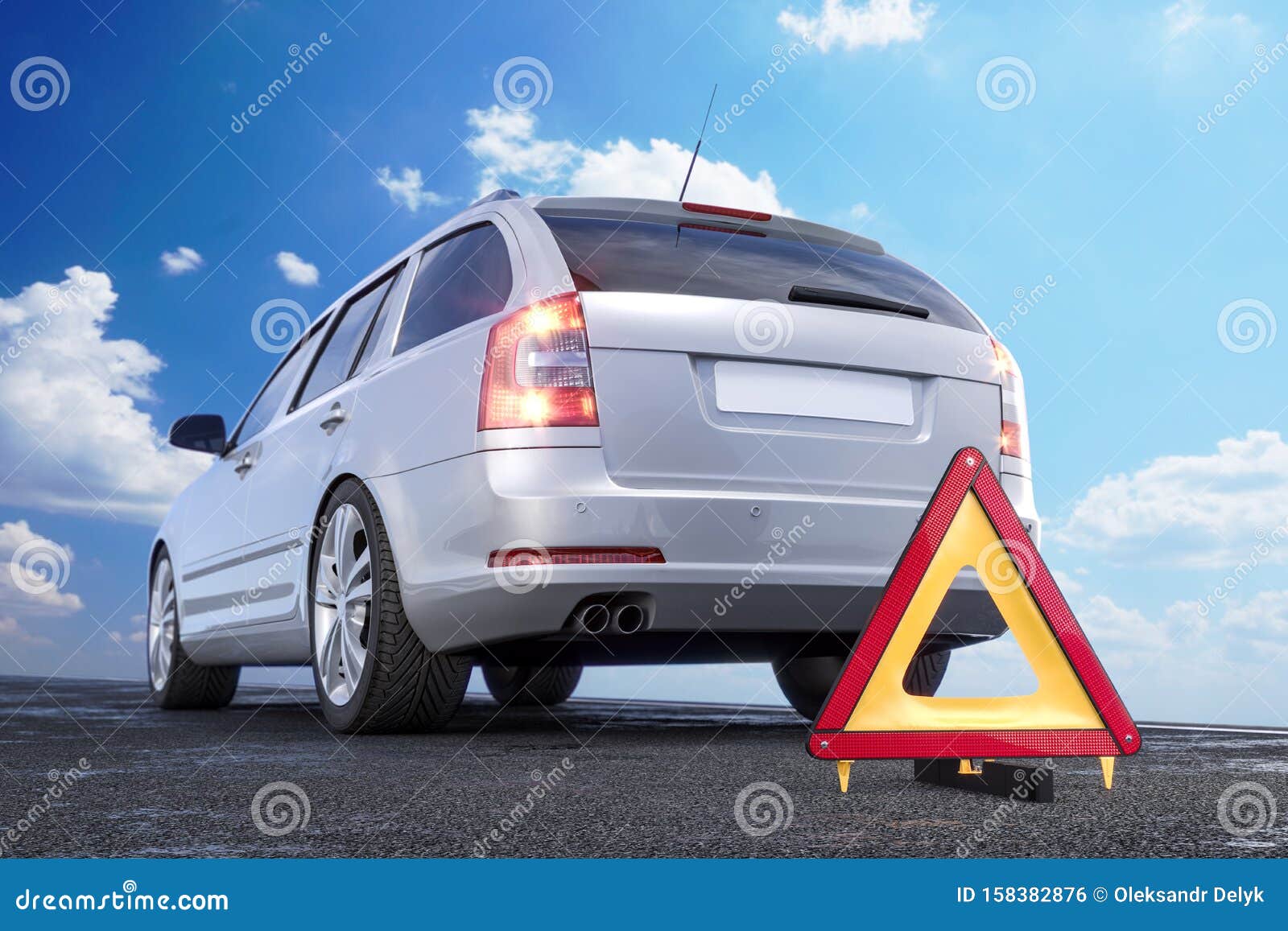 Car and Warning Triangle on the Side Roadside Stock Illustration ...