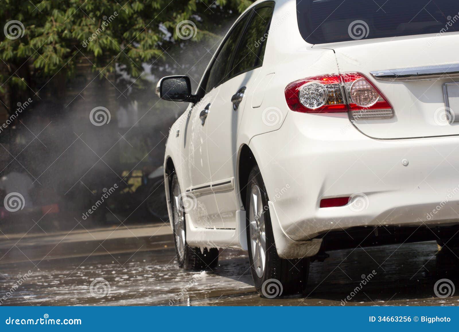 Car Wash with Flowing Water and Foam. Stock Photo - Image of serviceman ...