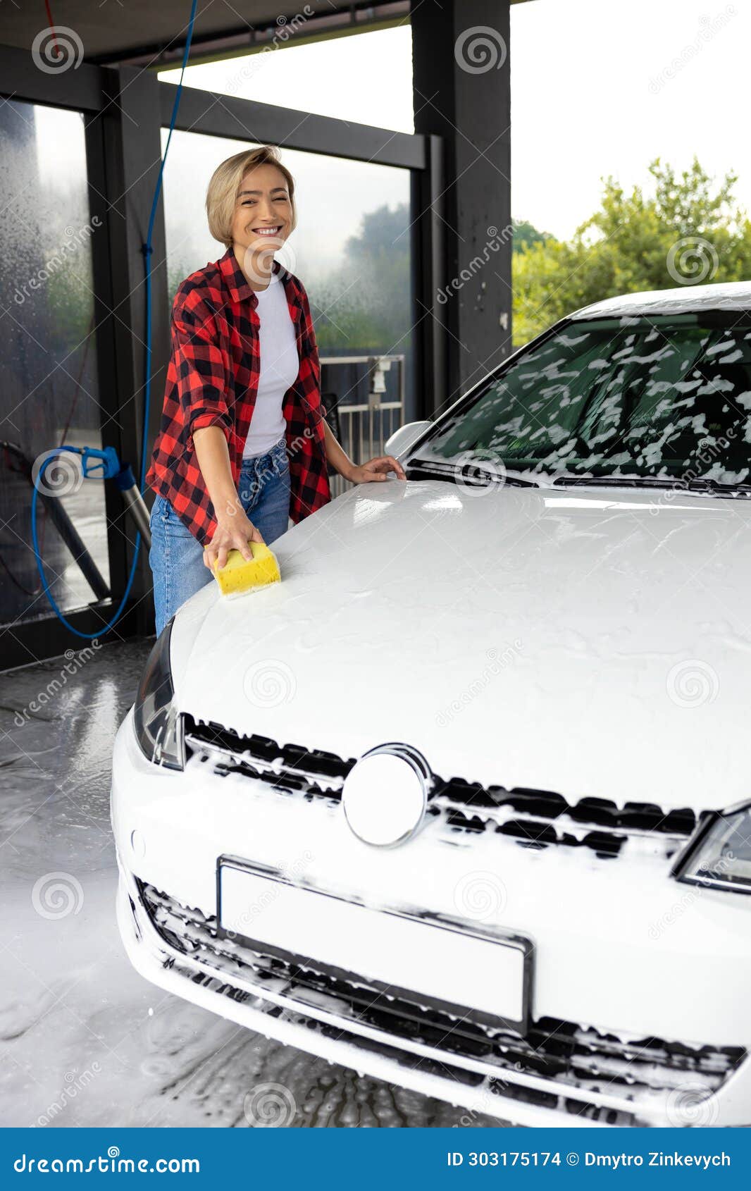Car Wash Worker Cleaning the White Car Stock Photo - Image of cleaning ...